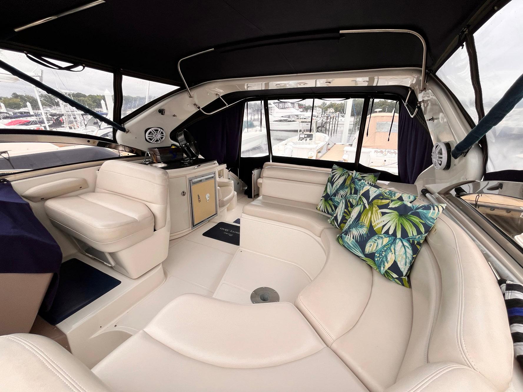 2002 Regal Commodore 4260 Express Cruiser for sale - YachtWorld