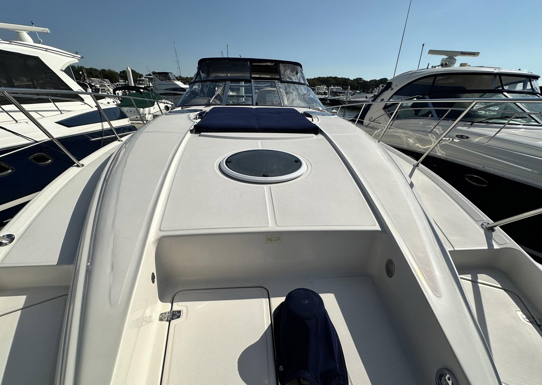 2002 Regal Commodore 4260 Express Cruiser for sale - YachtWorld