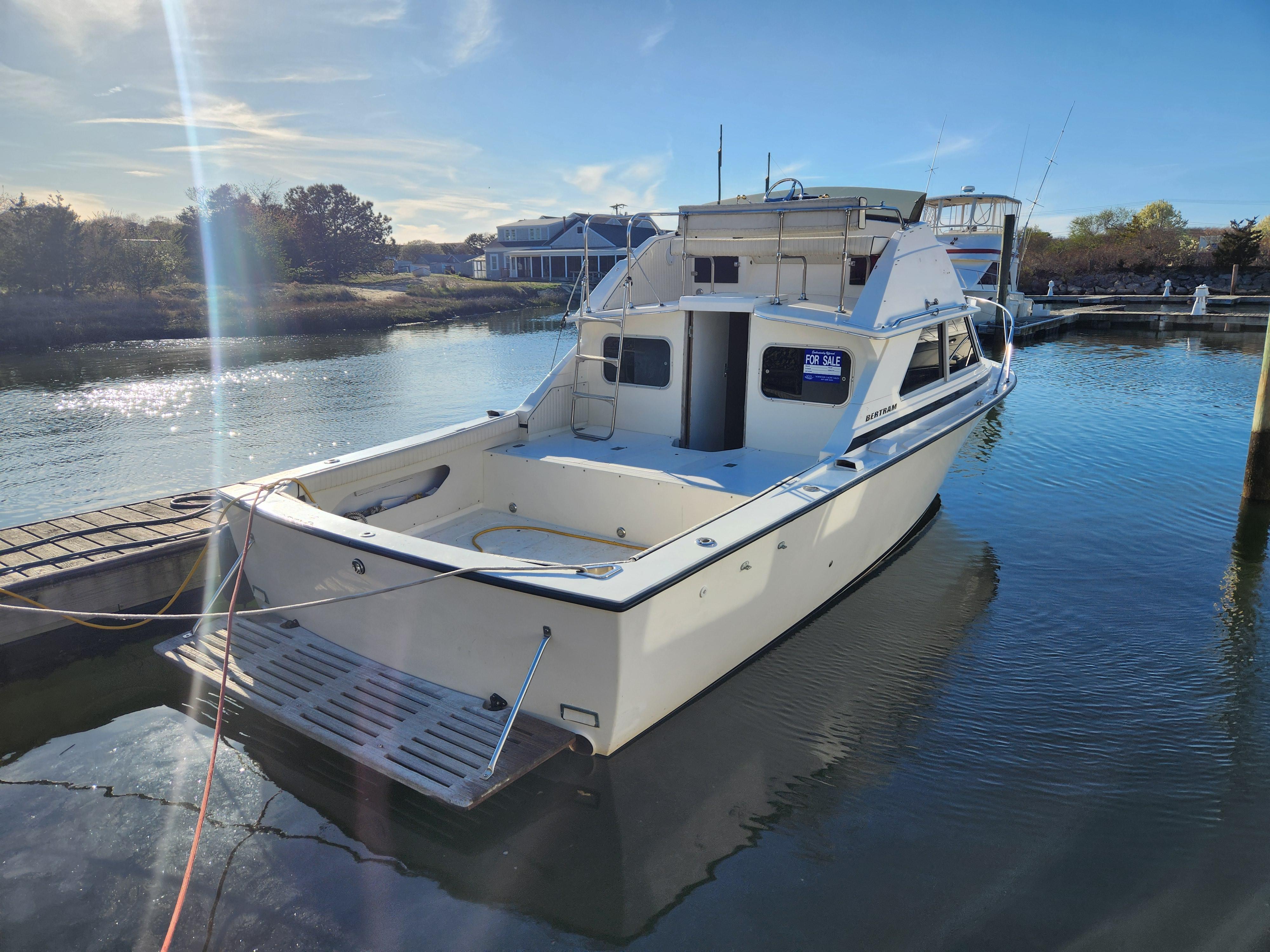 1975 Bertram 28 Flybridge CRUISER Flybridge for sale - YachtWorld