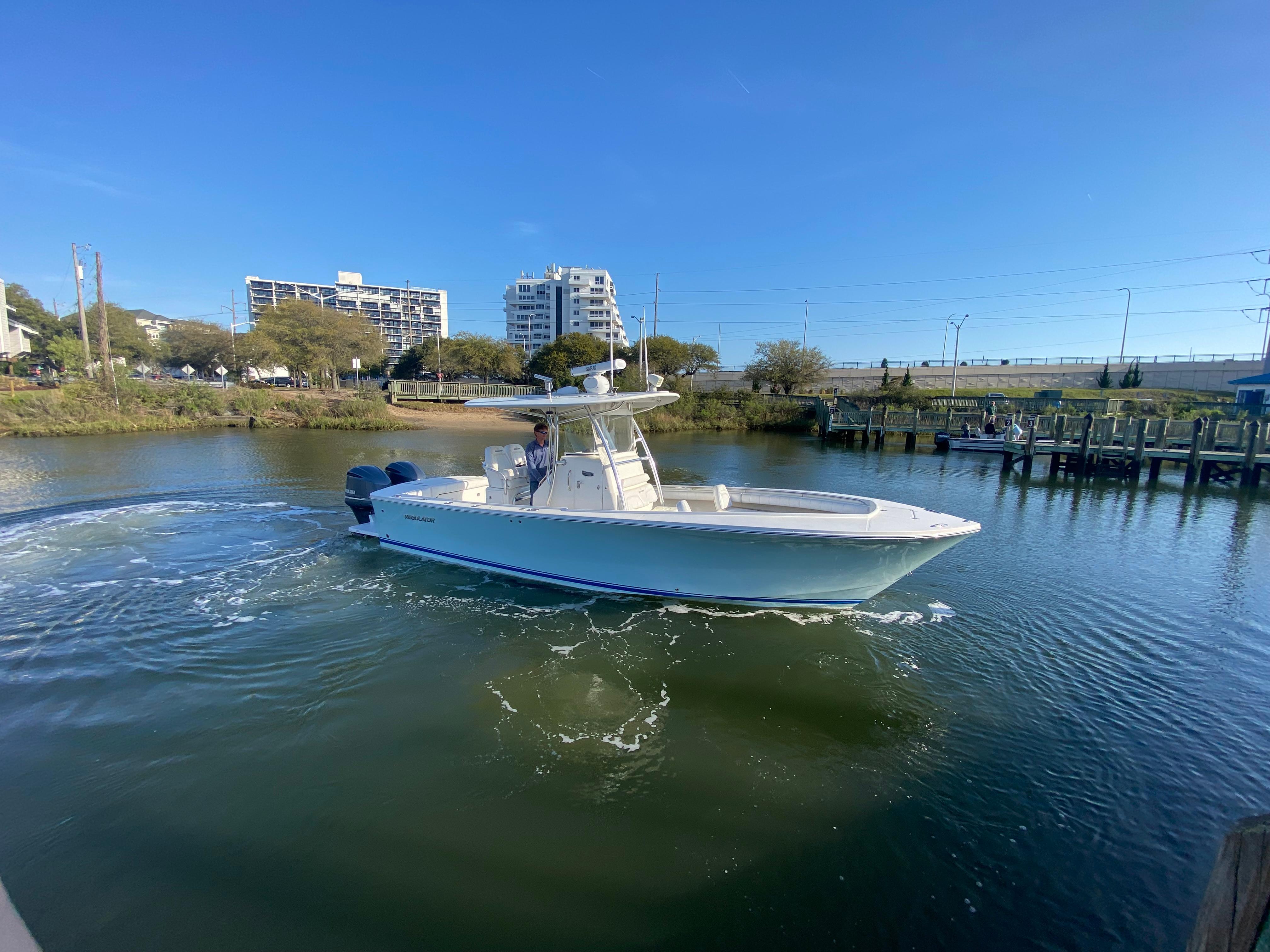 2015 Regulator 28 CC Centre Console for sale - YachtWorld