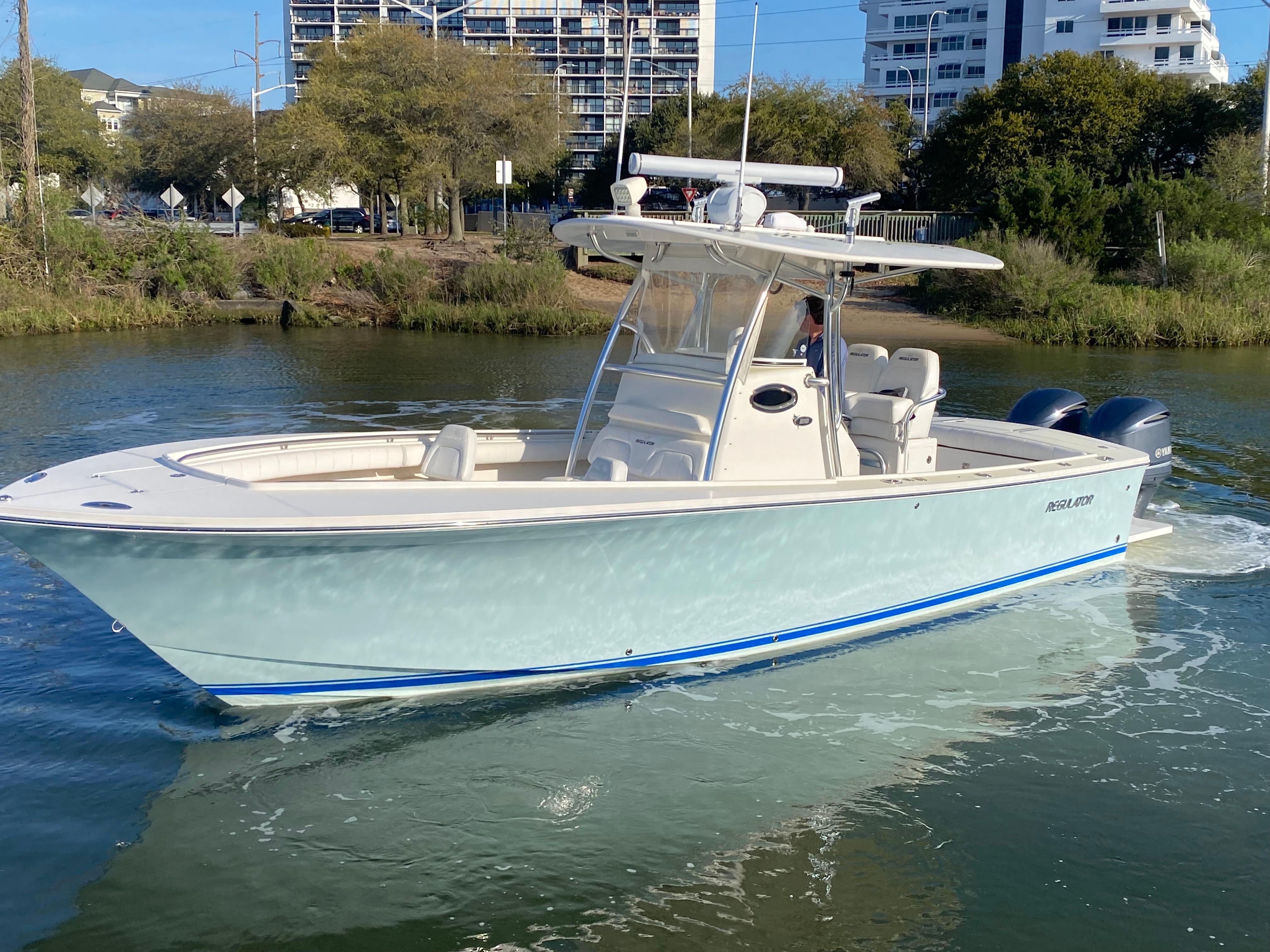 2015 Regulator 28 CC Centre Console for sale - YachtWorld