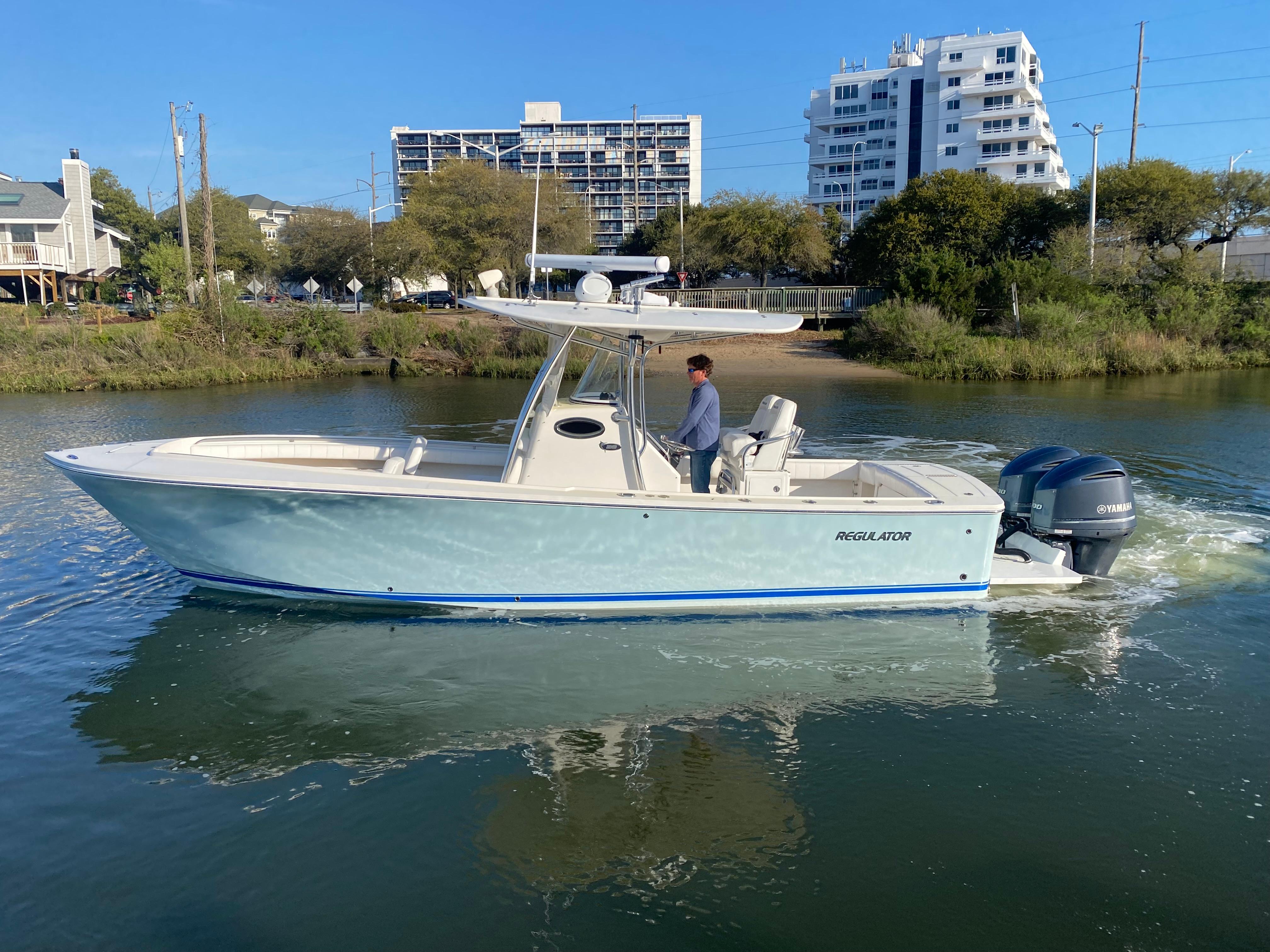 2015 Regulator 28 CC Centre Console for sale - YachtWorld