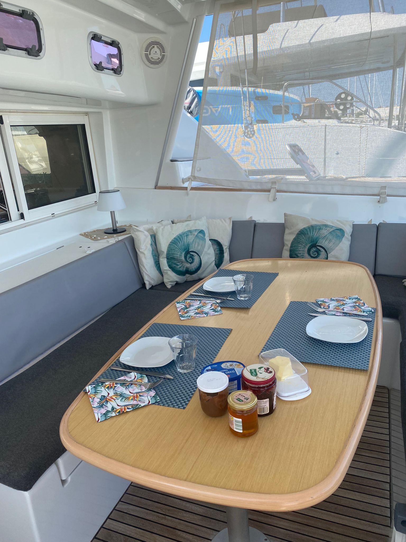 2010 Lagoon 440 Multi-Hull for sale - YachtWorld