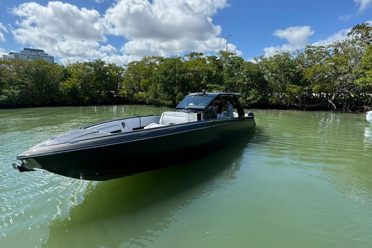 2024 Cigarette 41 Nighthawk Speedboten en Sportboten te koop- YachtWorld