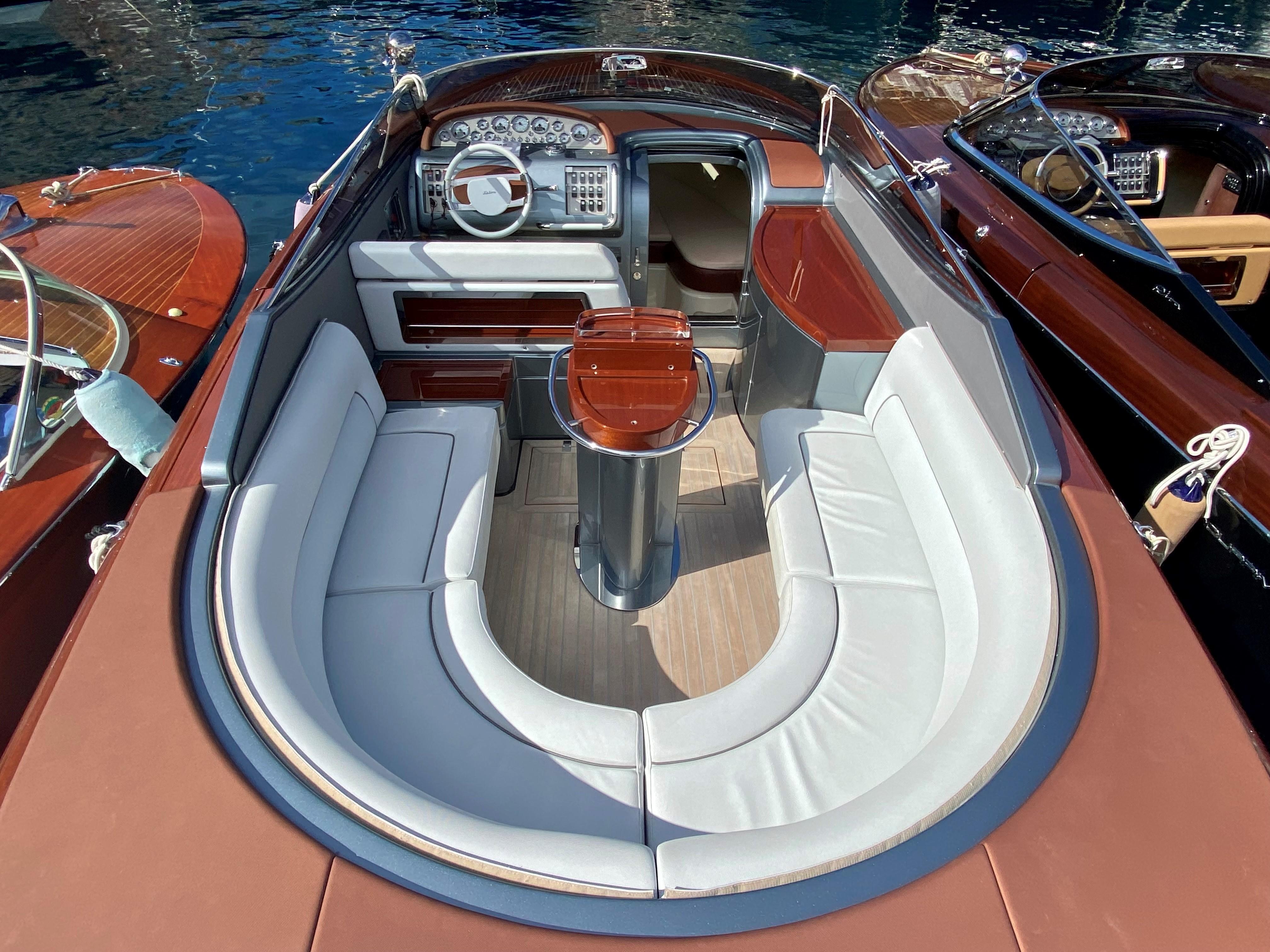 2020 Riva 33 Aquariva Super Cruiser for sale - YachtWorld