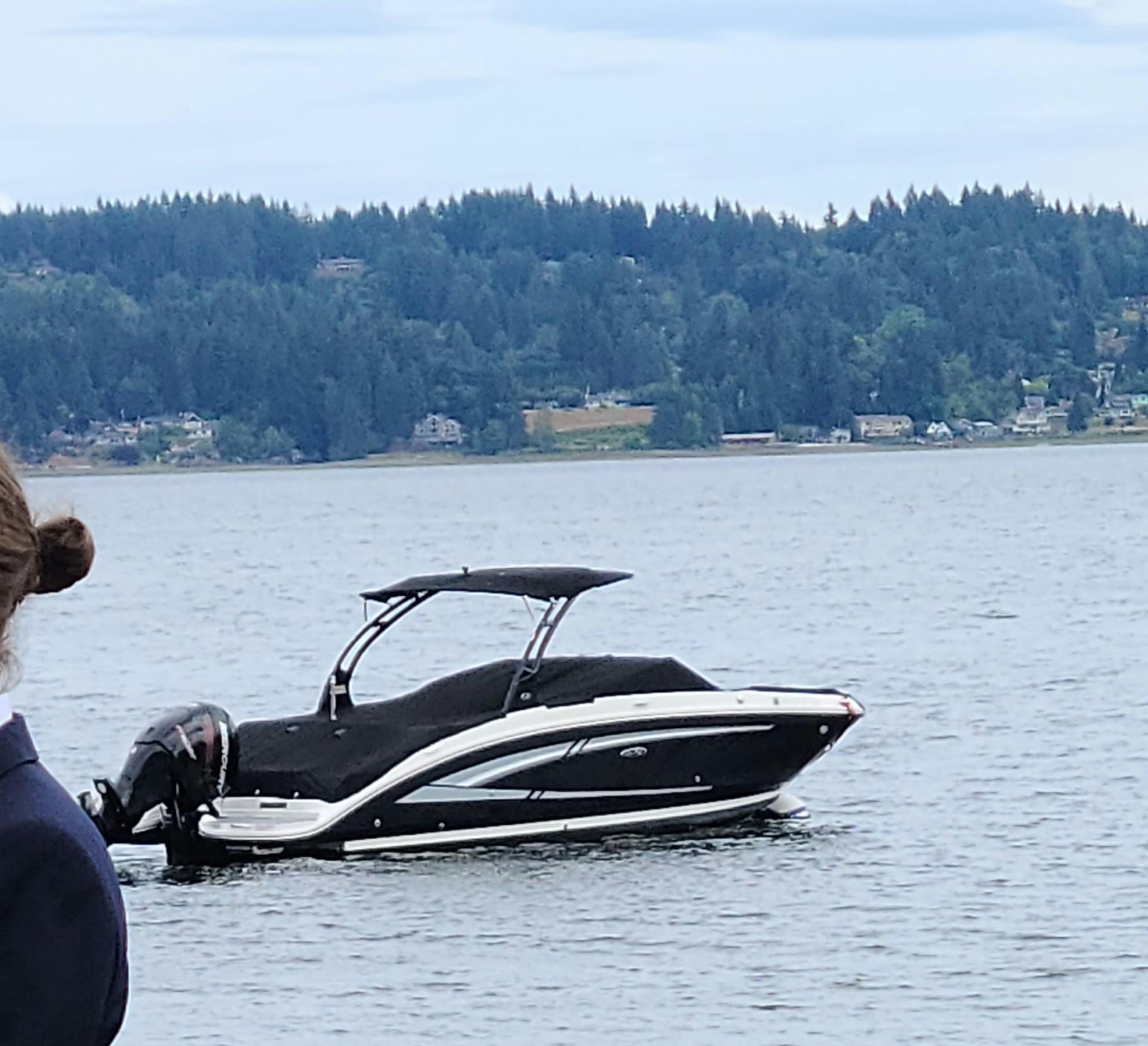 2015 Sea Ray 270 Sundeck Outboard Deck for sale - YachtWorld