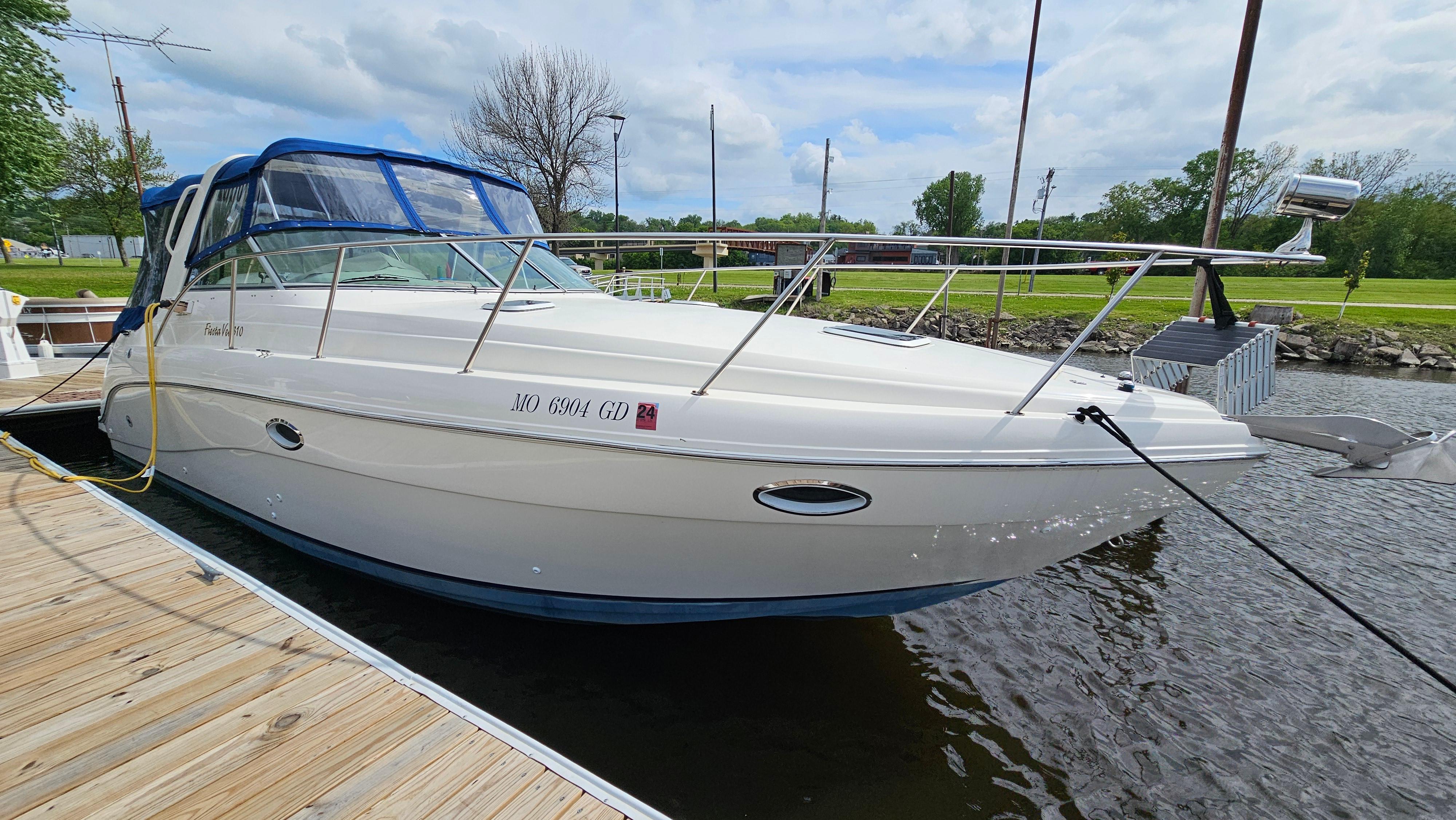 2001 Rinker 310 Fiesta Vee Cruiser for sale - YachtWorld