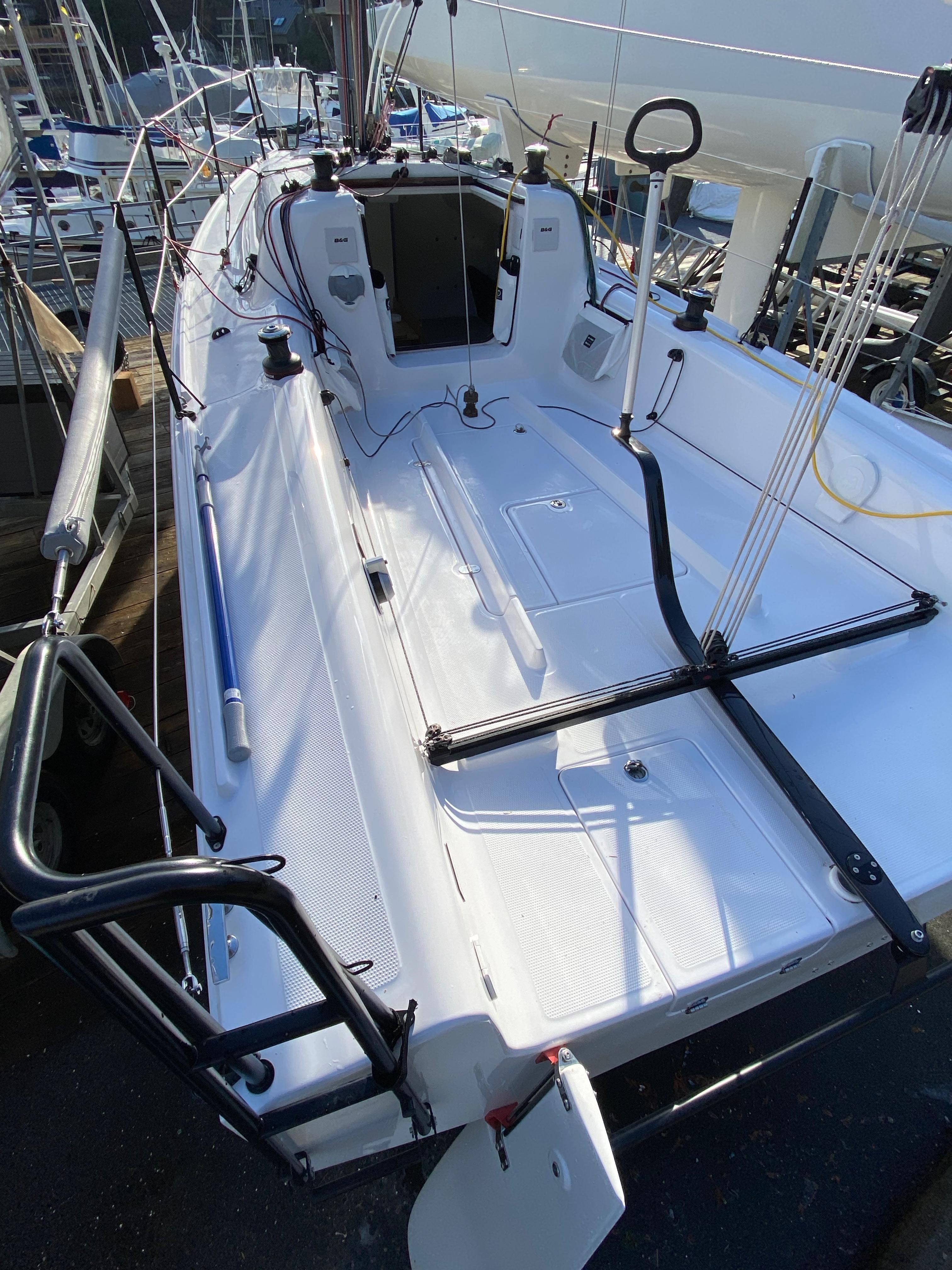 2023 Beneteau First 27 SE Racer Segelboote Kaufen - YachtWorld