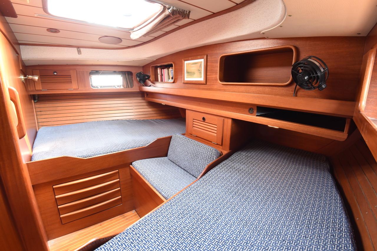 1987 Hallberg-Rassy 49 Centre Cockpit for sale - YachtWorld