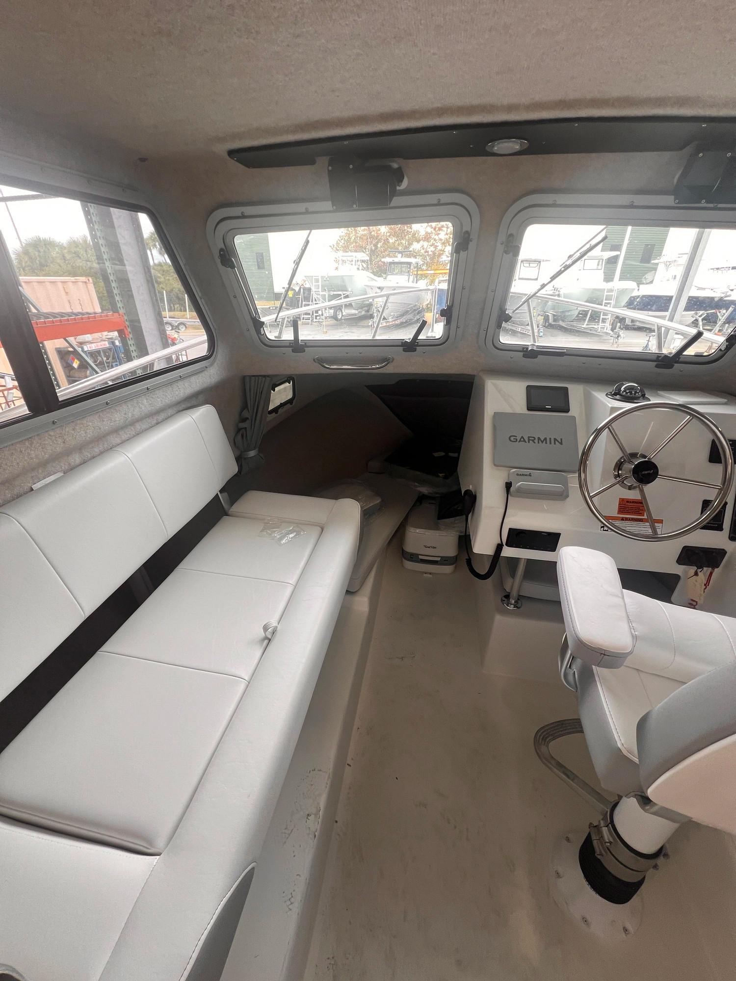 2024 Parker 2120 Sport Cabin Center Console for sale - YachtWorld