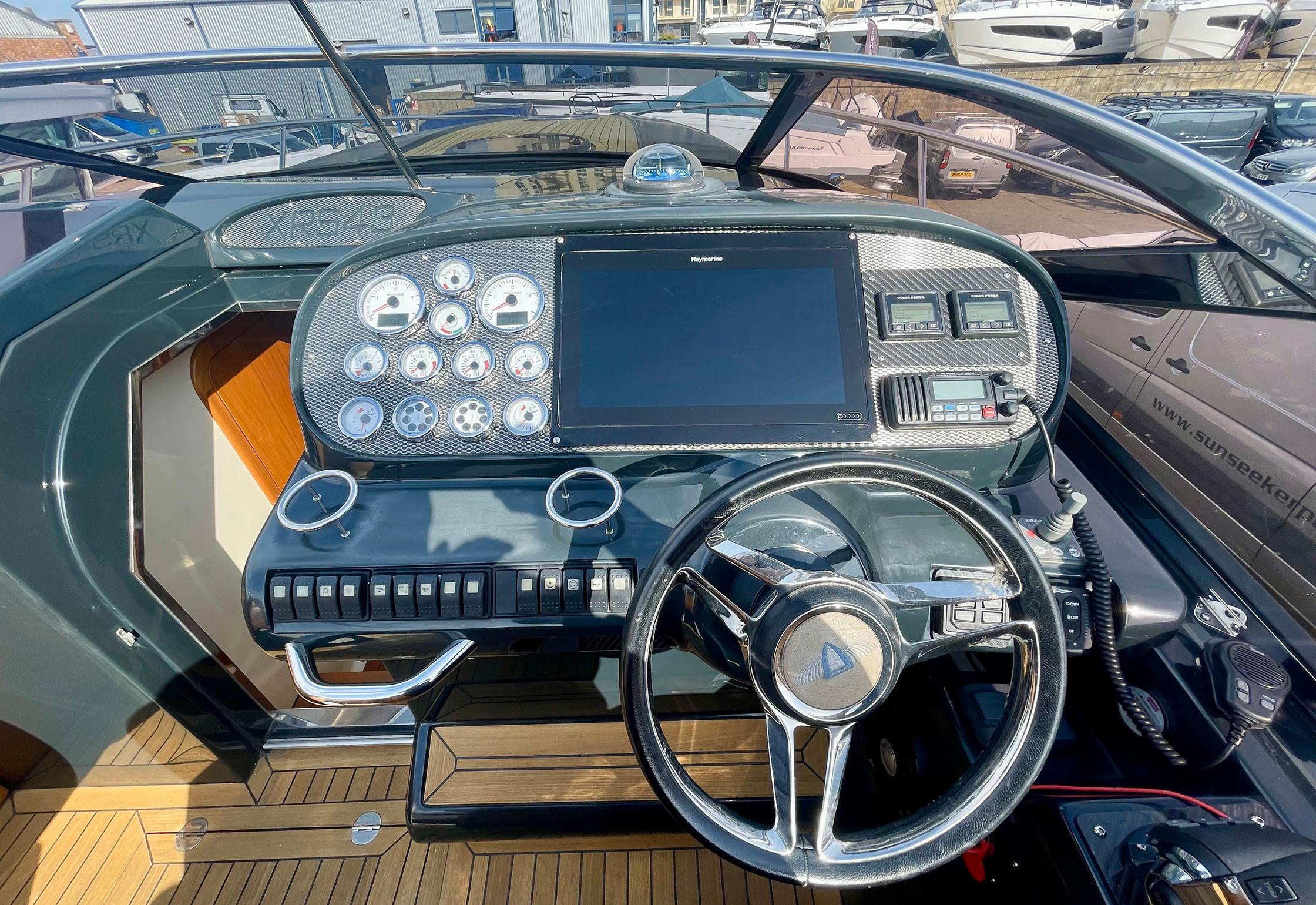 2011 Hunton XRS 43 Motor Yachts for sale - YachtWorld