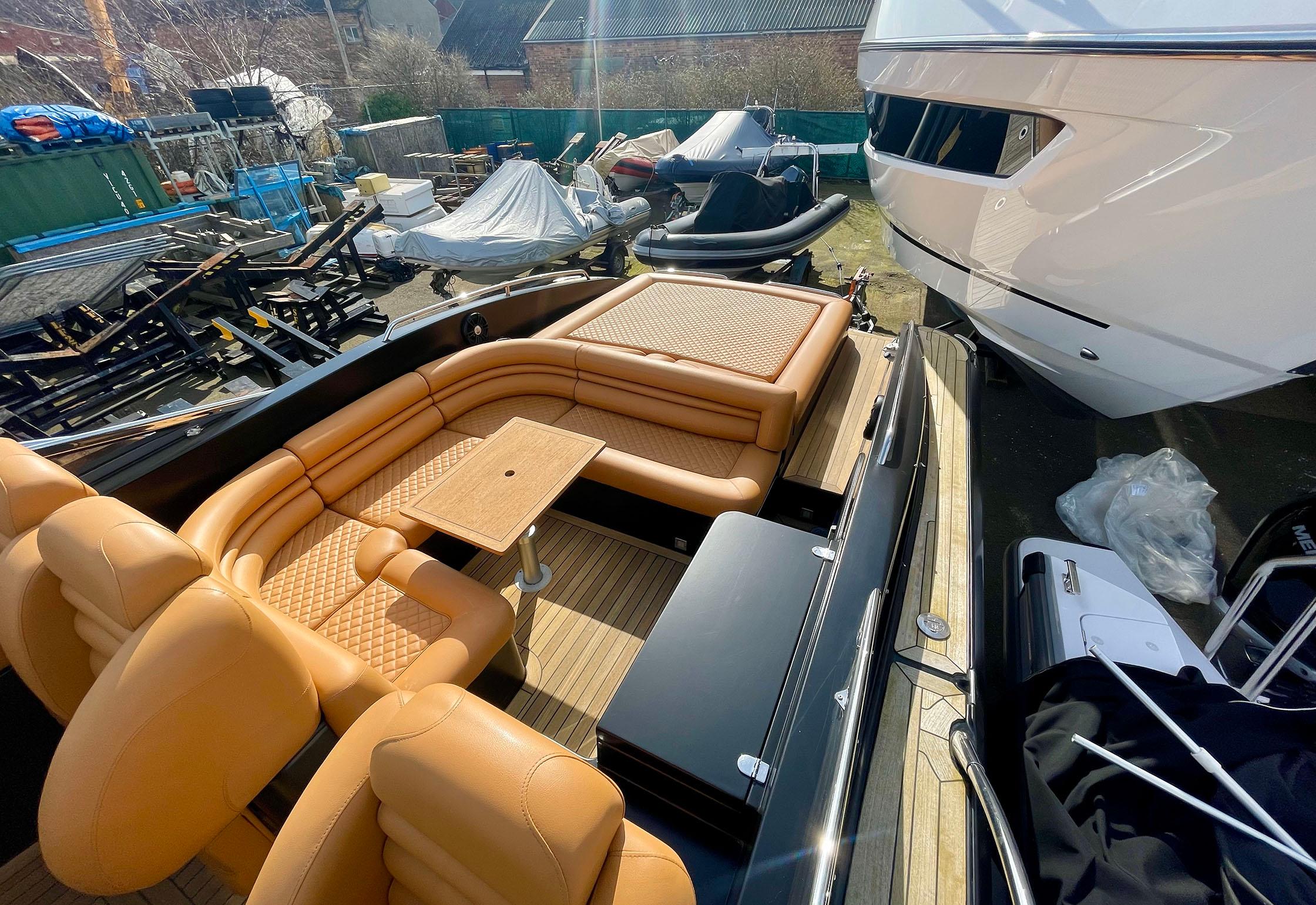 2011 Hunton XRS 43 Motor Yachts for sale - YachtWorld