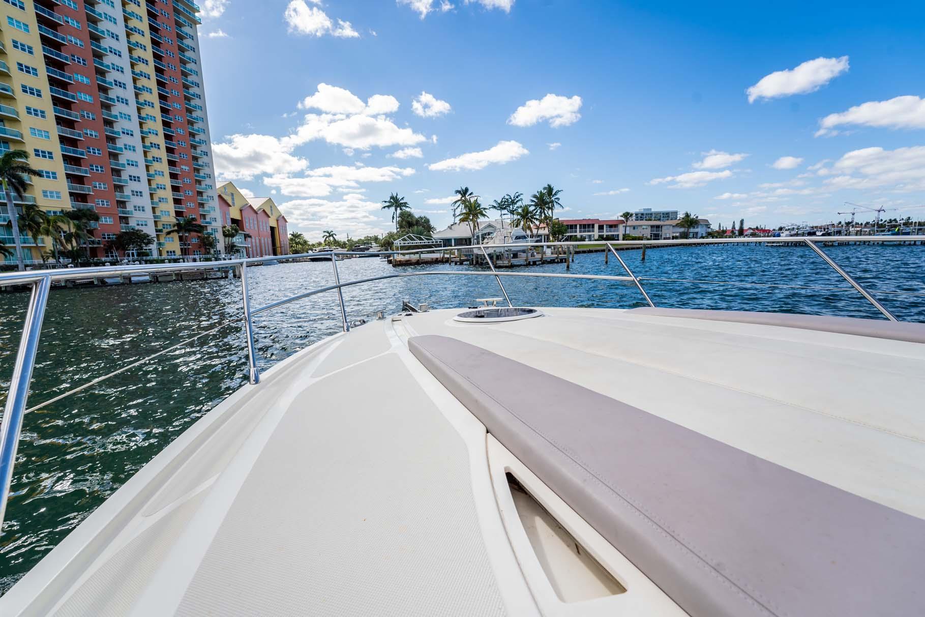 2011 Azimut 40 Atlantis Express Cruiser for sale - YachtWorld