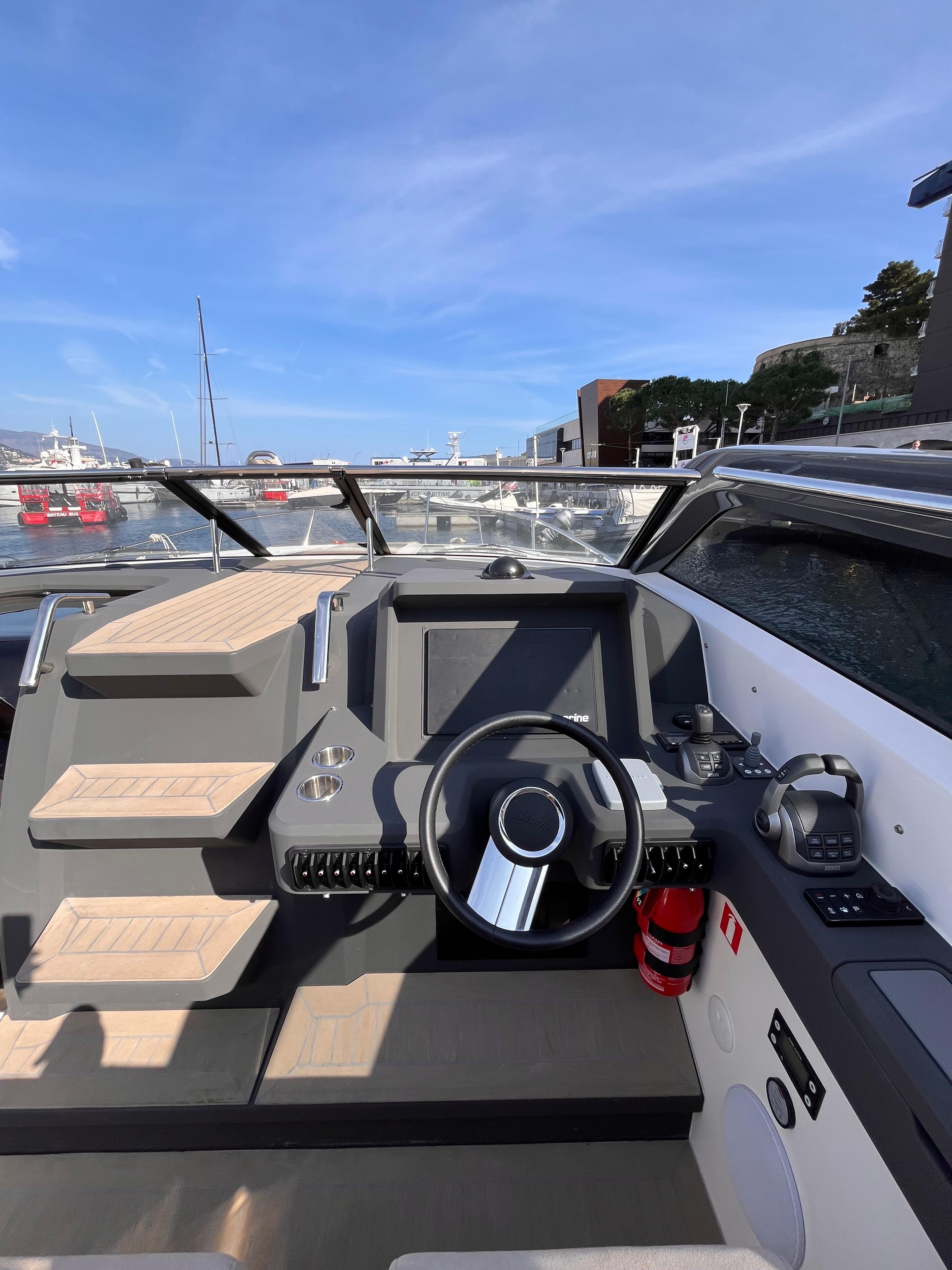 Ocasión 2023 Windy 37 Shamal | TopBarcos.com