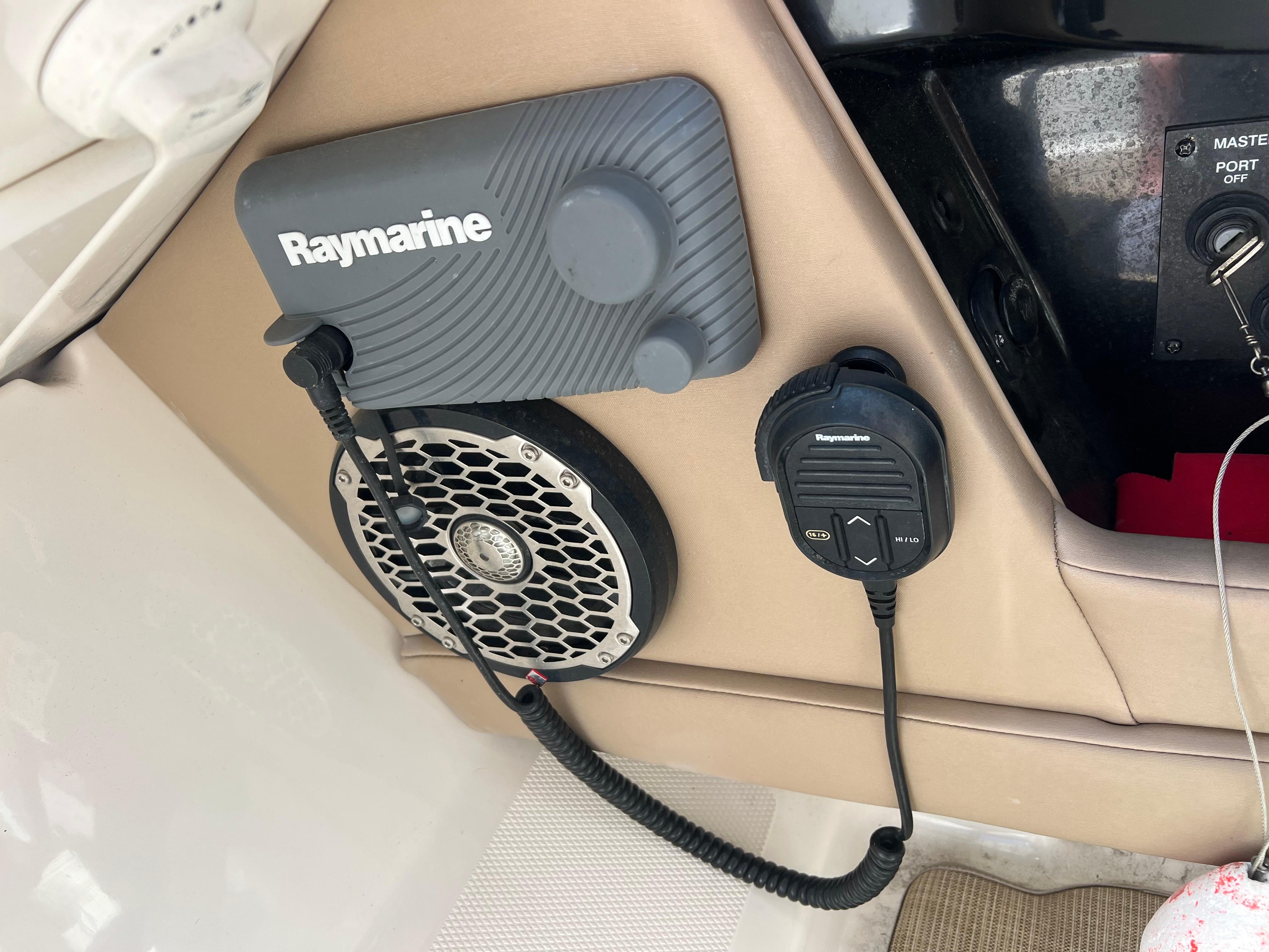 2017 Sea Ray SLX 350 OB Bowrider for sale - YachtWorld