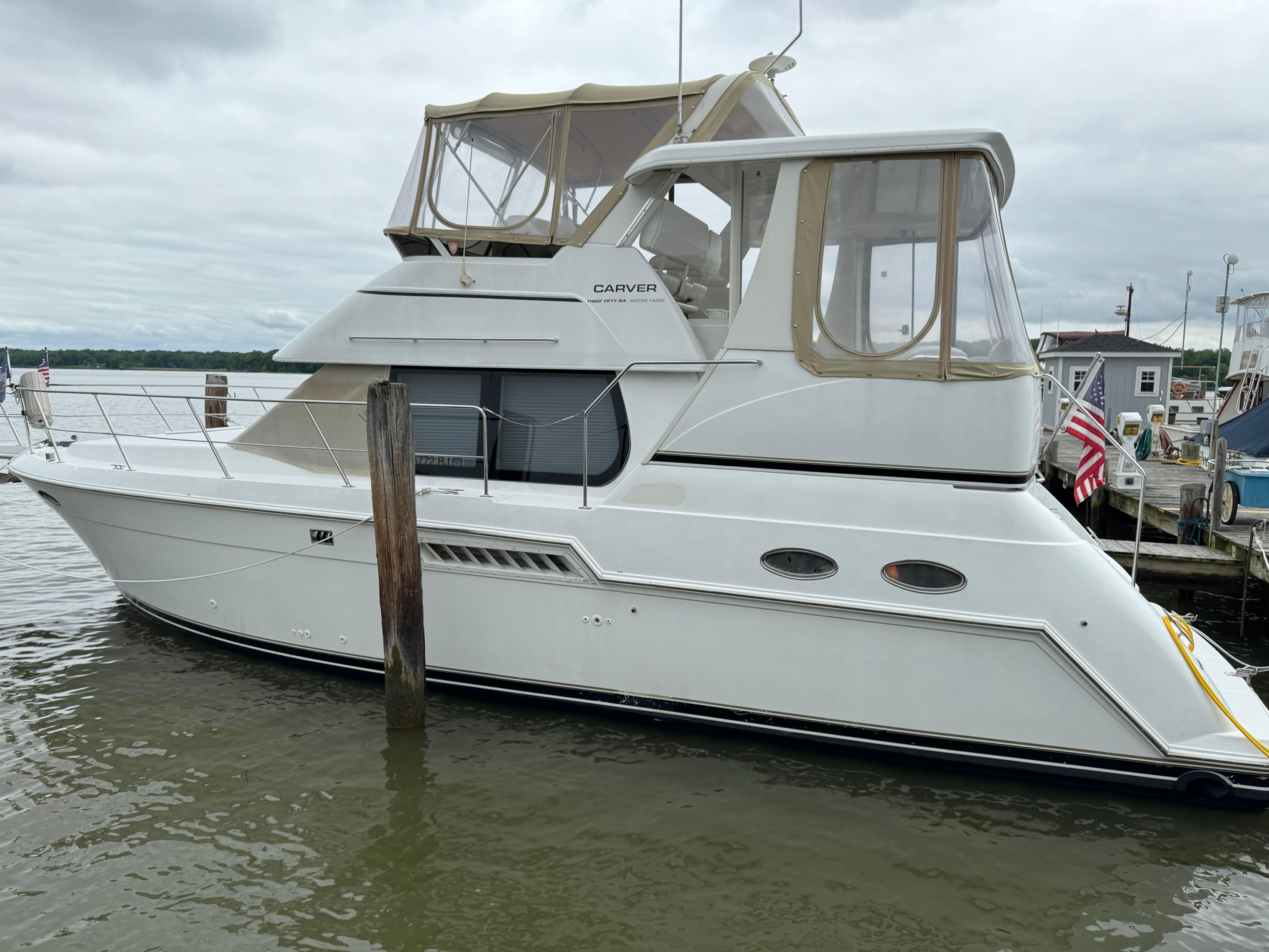 2000 Carver 356 Aft Cabin Motor Yacht Motor Yacht for sale - YachtWorld