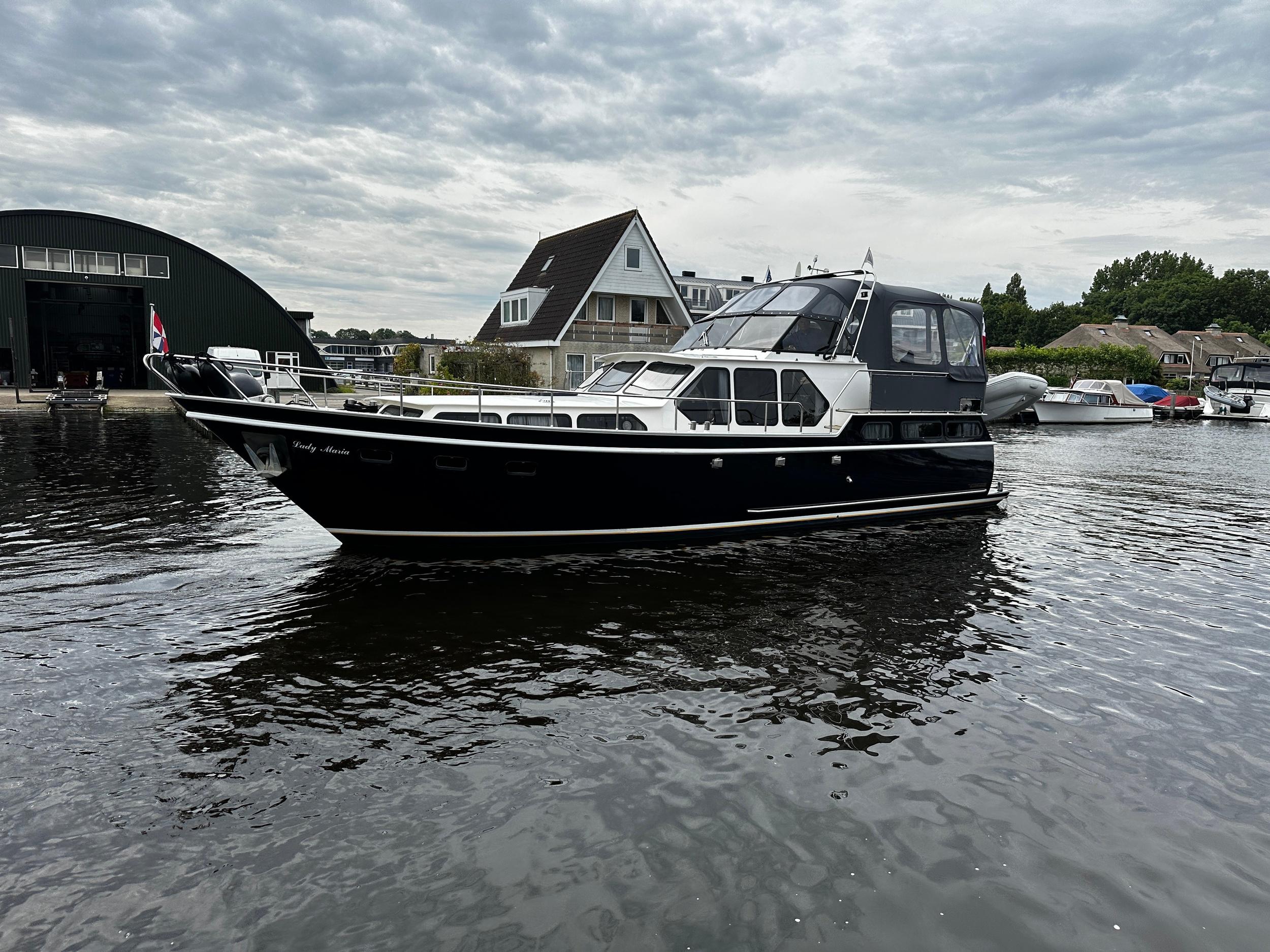 1996 VALK KRUISER 1350 Motor Yachts for sale - YachtWorld