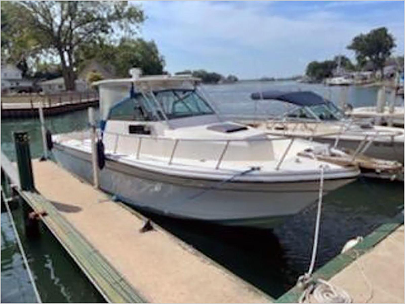 1987 Pro-Line Walkaround Cuddy Cabin Kaufen - YachtWorld