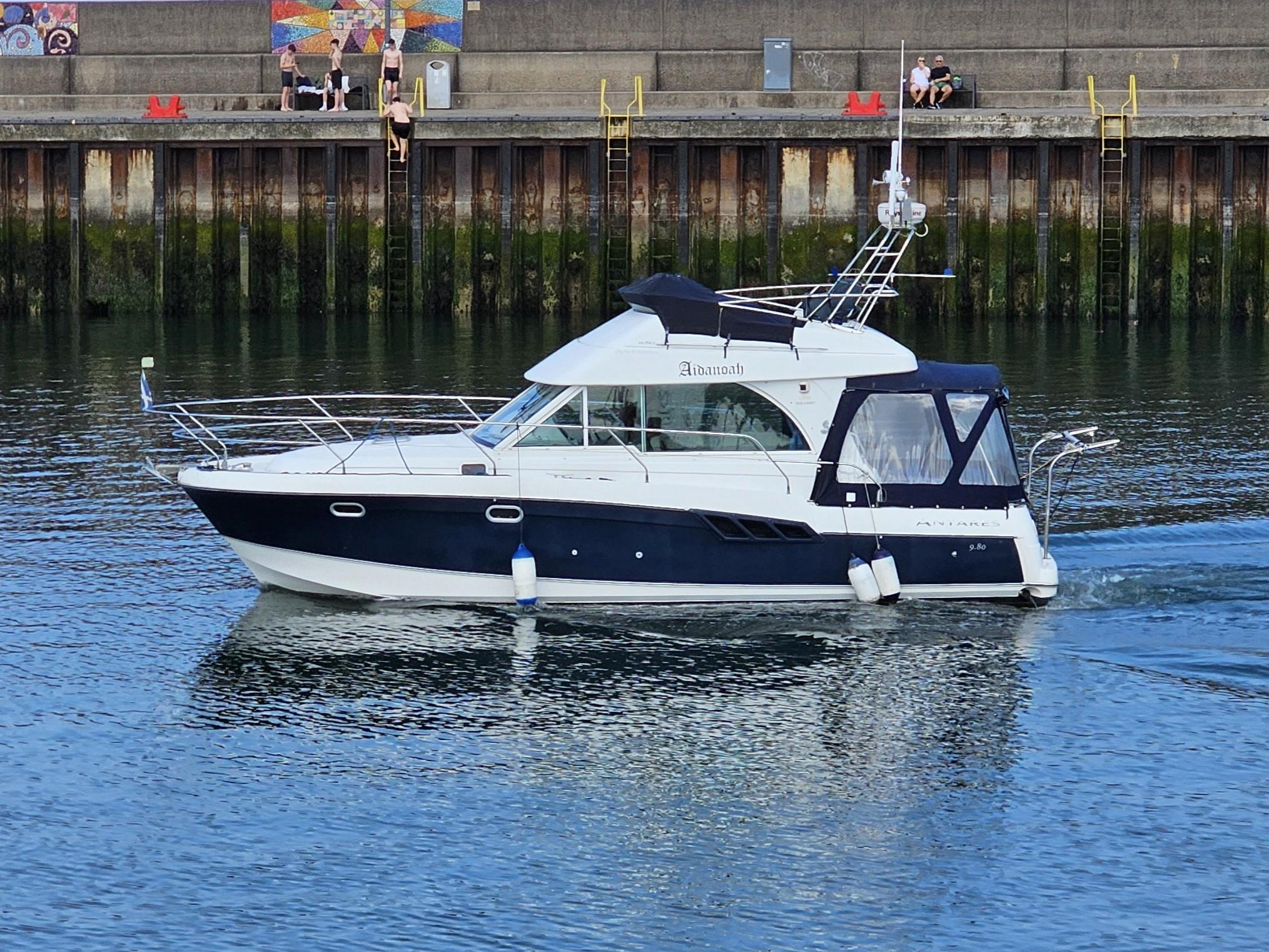 Tweedehands 2006 Beneteau Antares 9.80 - Ards and North Down | YachtFocus