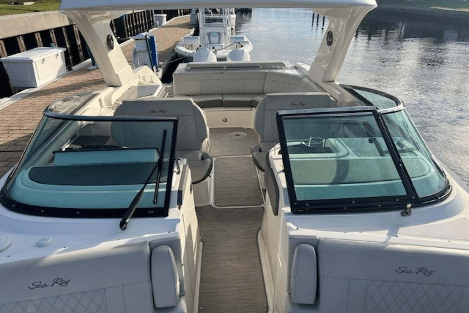 2020 Sea Ray SLX 310 OB Runabout for sale - YachtWorld