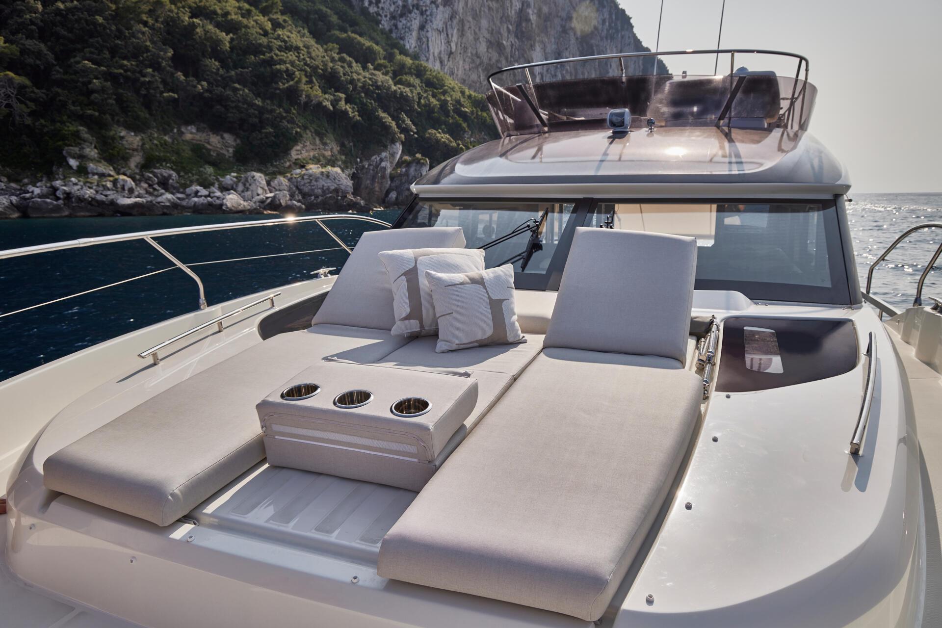 2024 Prestige F4 Flybridge Boot Kaufen - YachtWorld