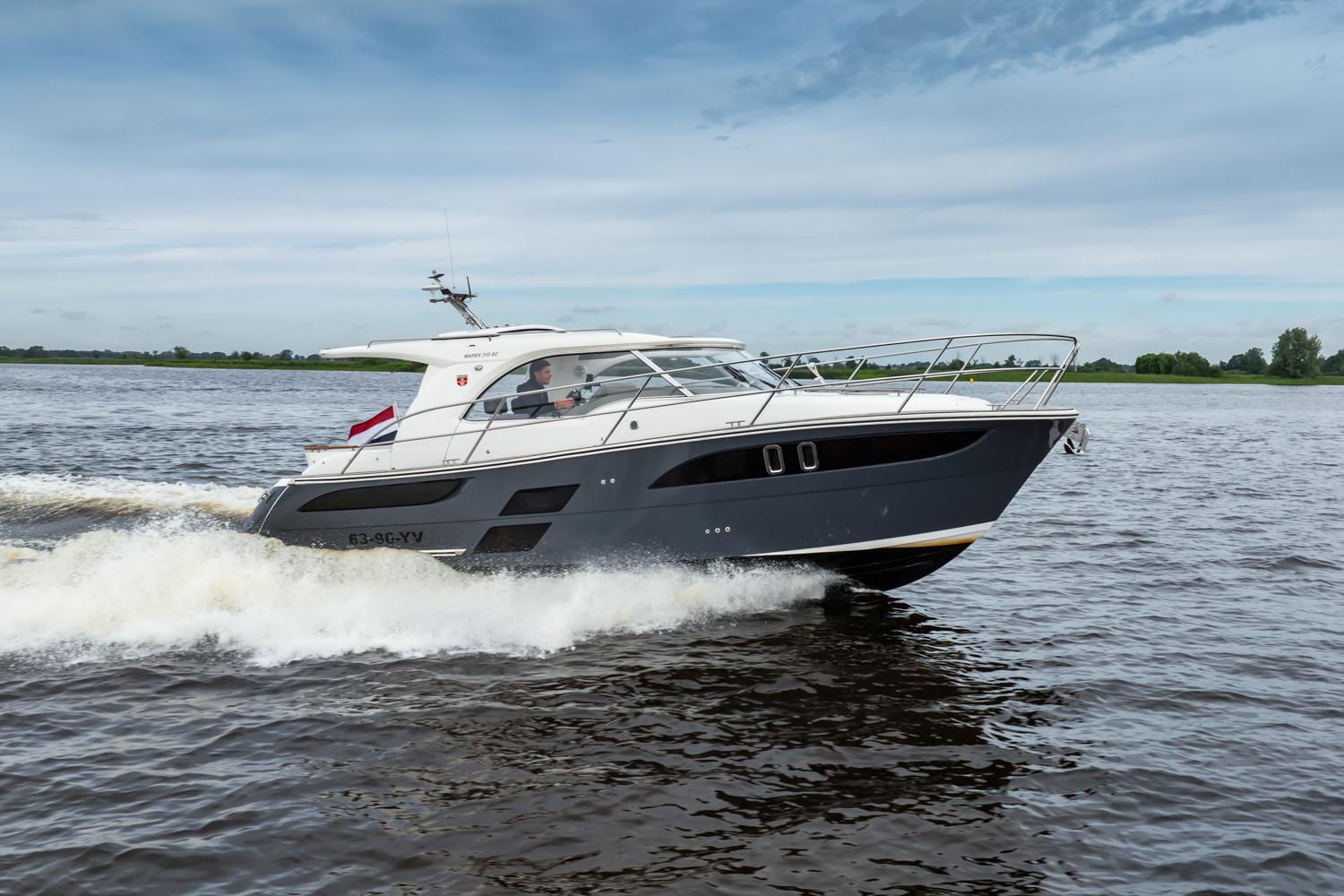 Marex 310 Sun Cruiser | 9m | 2017 | Boats and Outboards