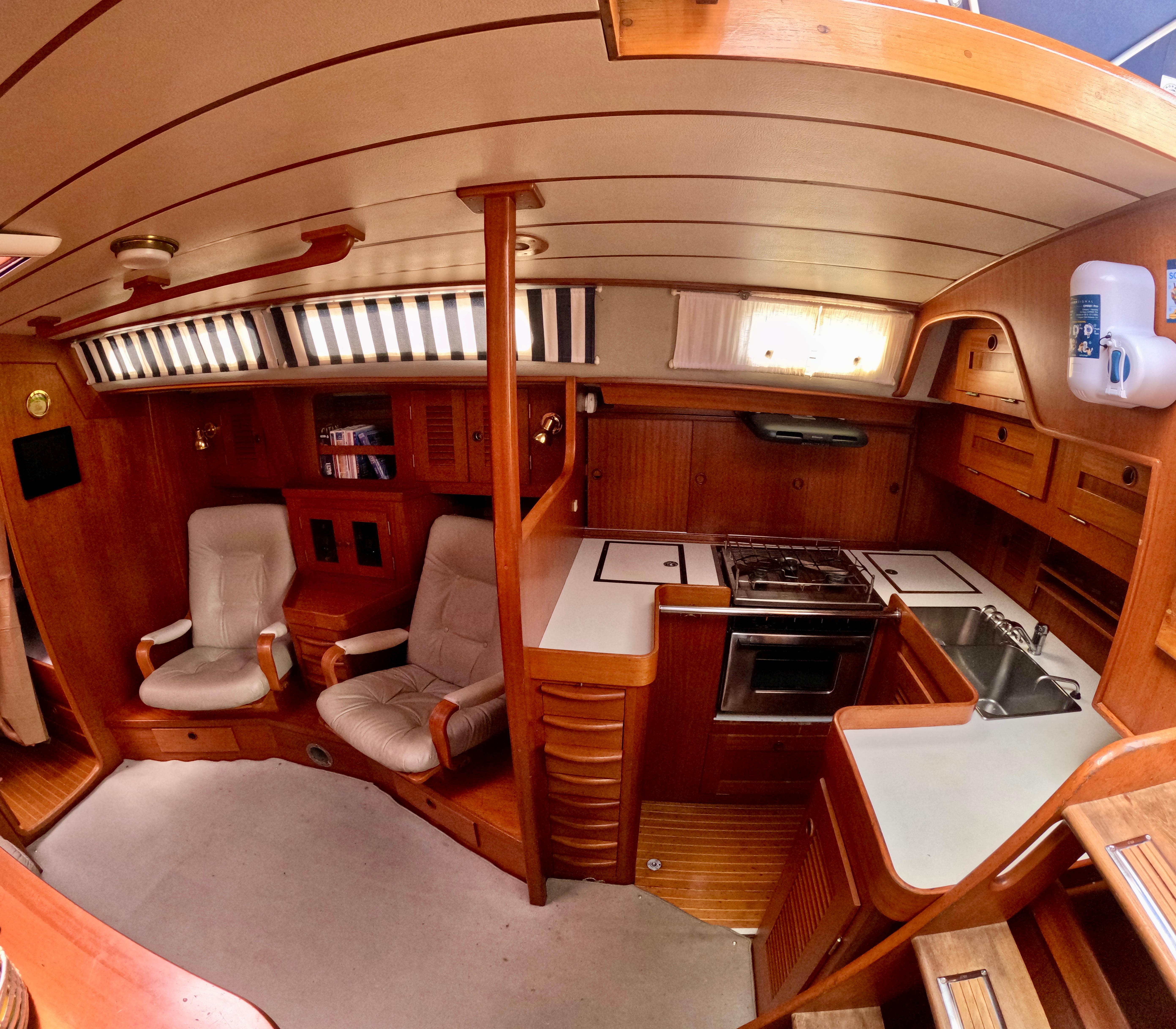 1990 Hallberg-Rassy 45 Centre Cockpit for sale - YachtWorld