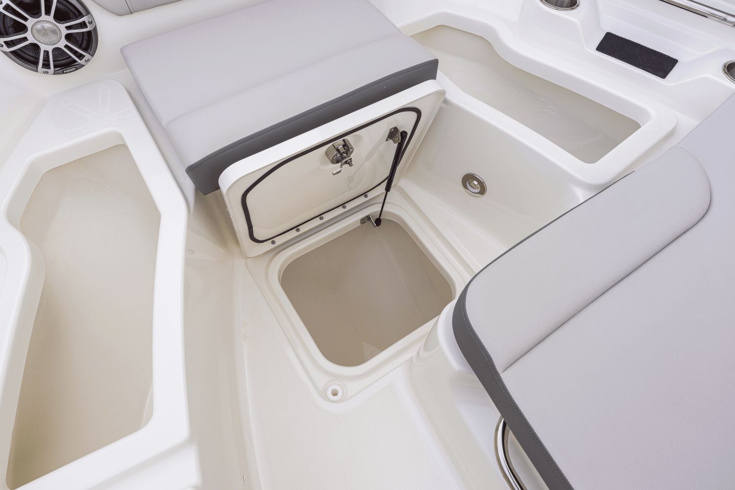 2026 Sea Ray SDX 250 Outboard Runabout-Boot Kaufen - YachtWorld