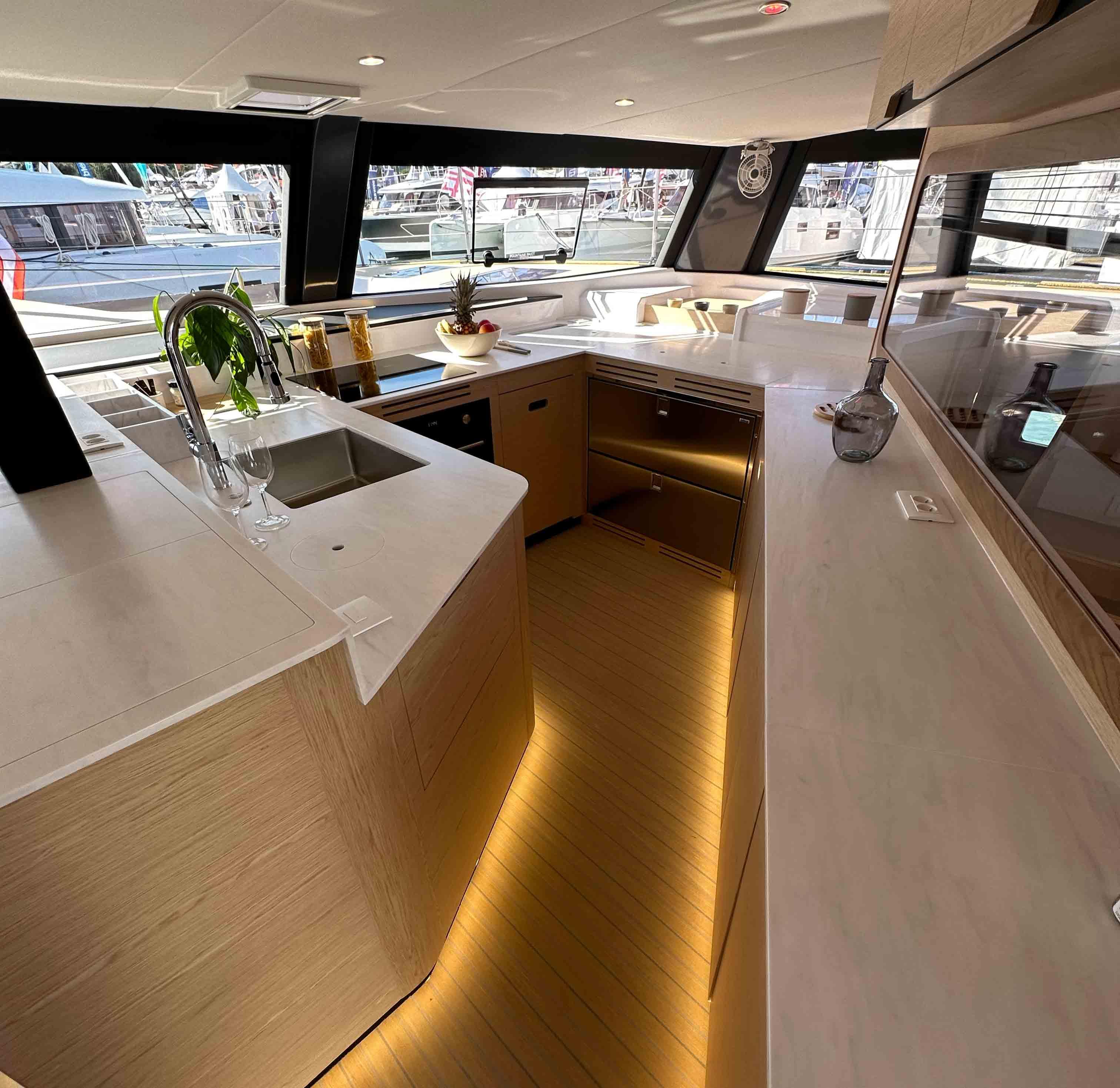 2024 Neel 52 Trimaran Kaufen - YachtWorld