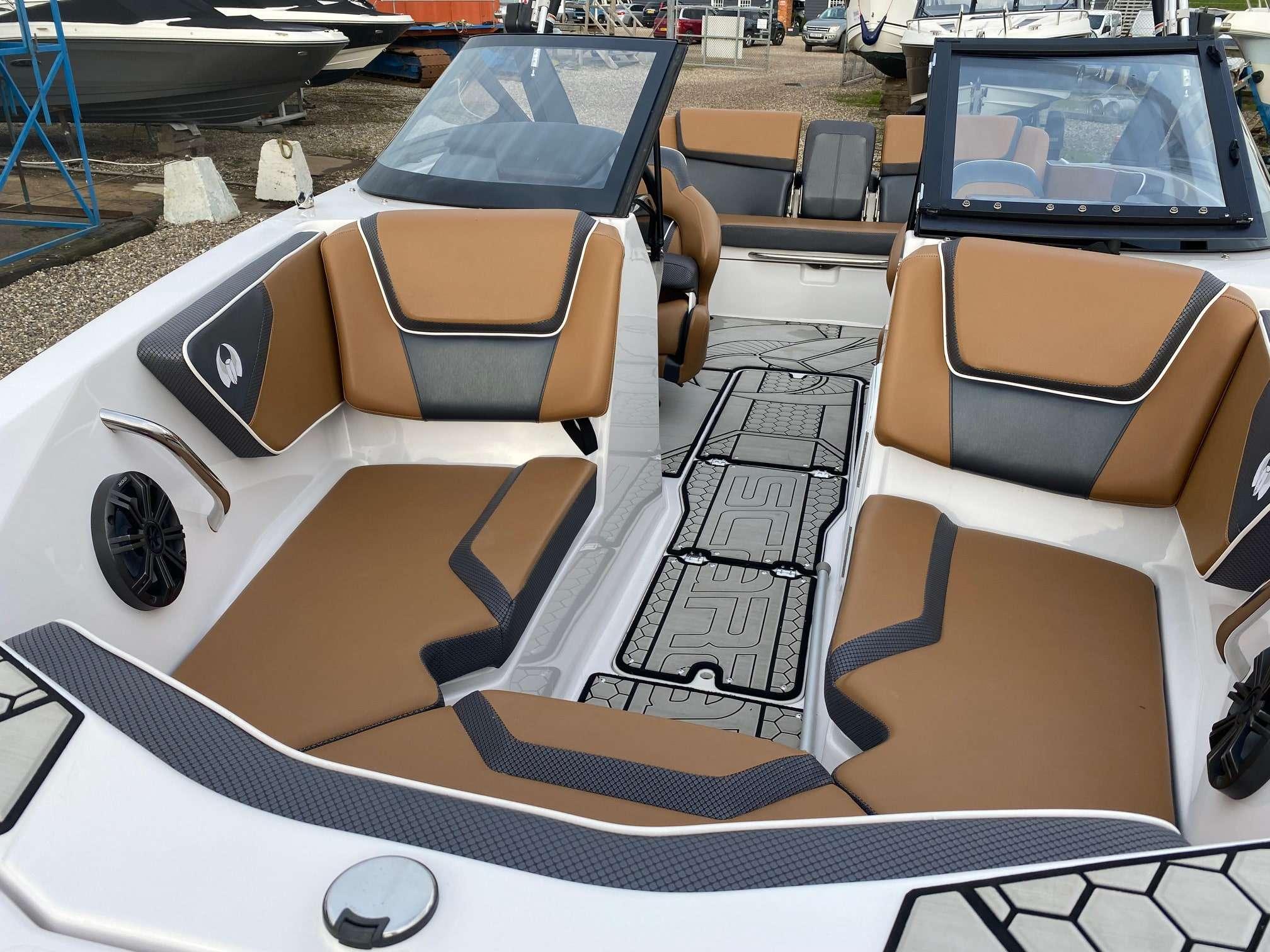 2019 Scarab 215 Ski and Wakeboard for sale - YachtWorld