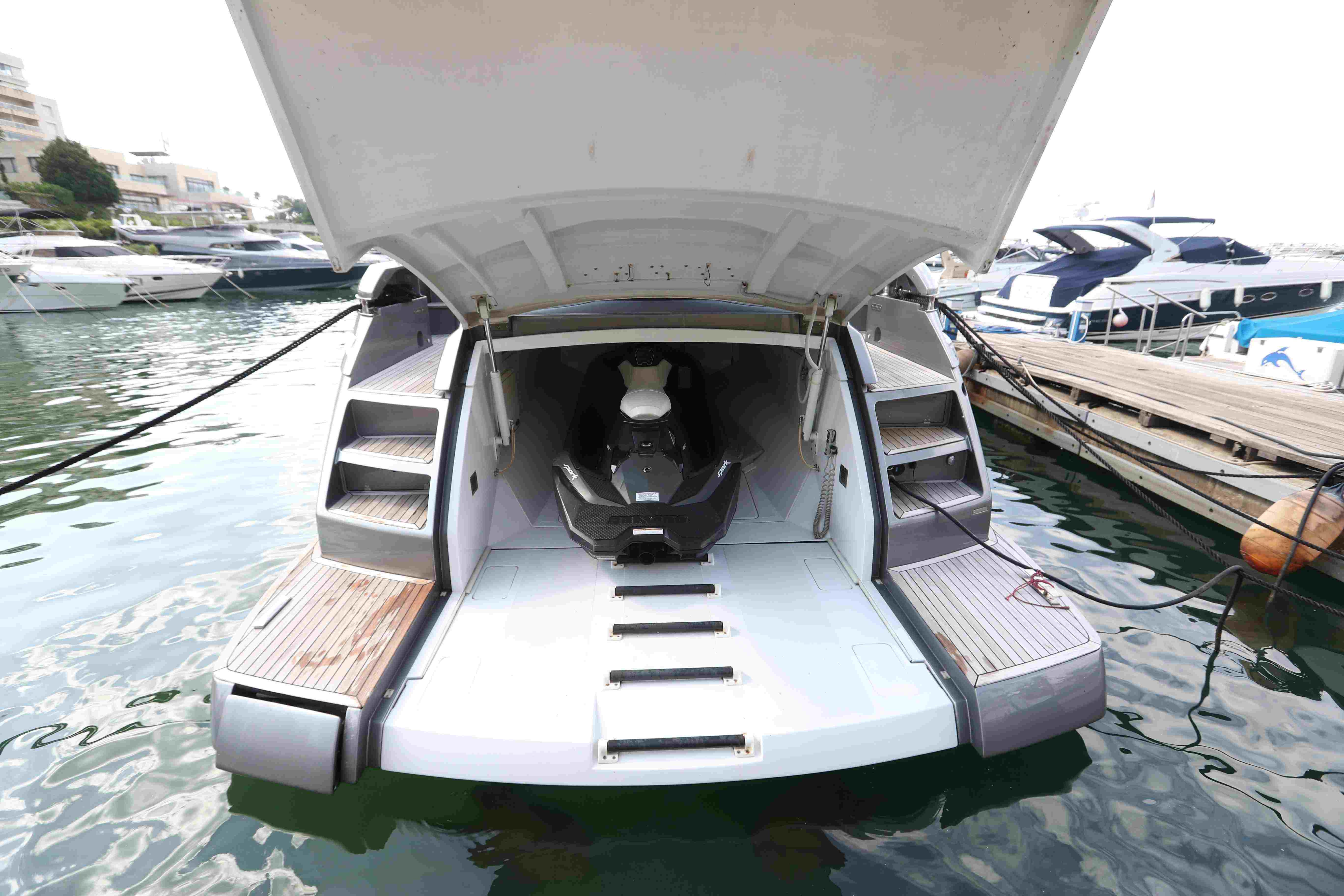 2014 Pershing 62 Motor Yachts for sale - YachtWorld