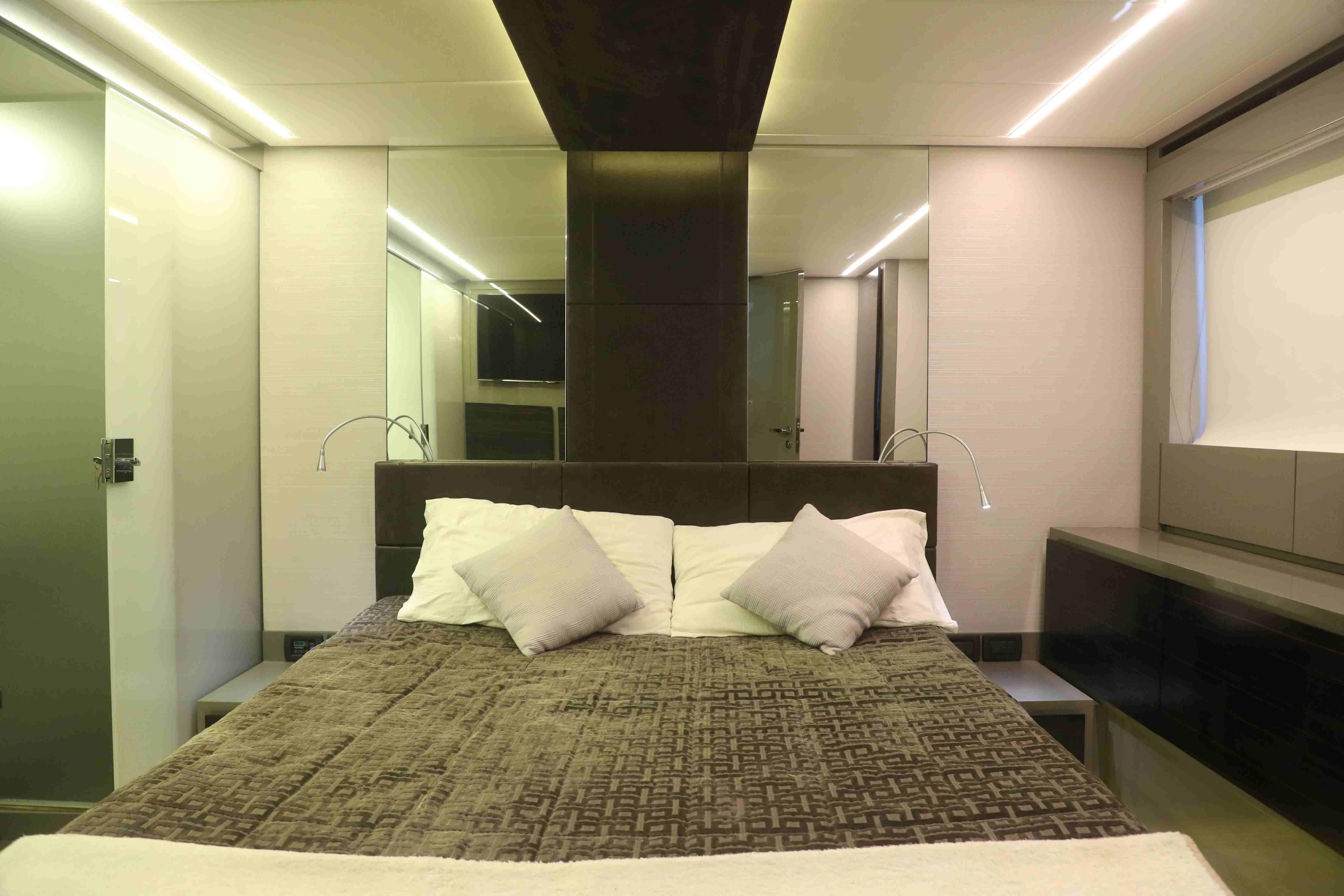 2014 Pershing 62 Motor Yachts for sale - YachtWorld