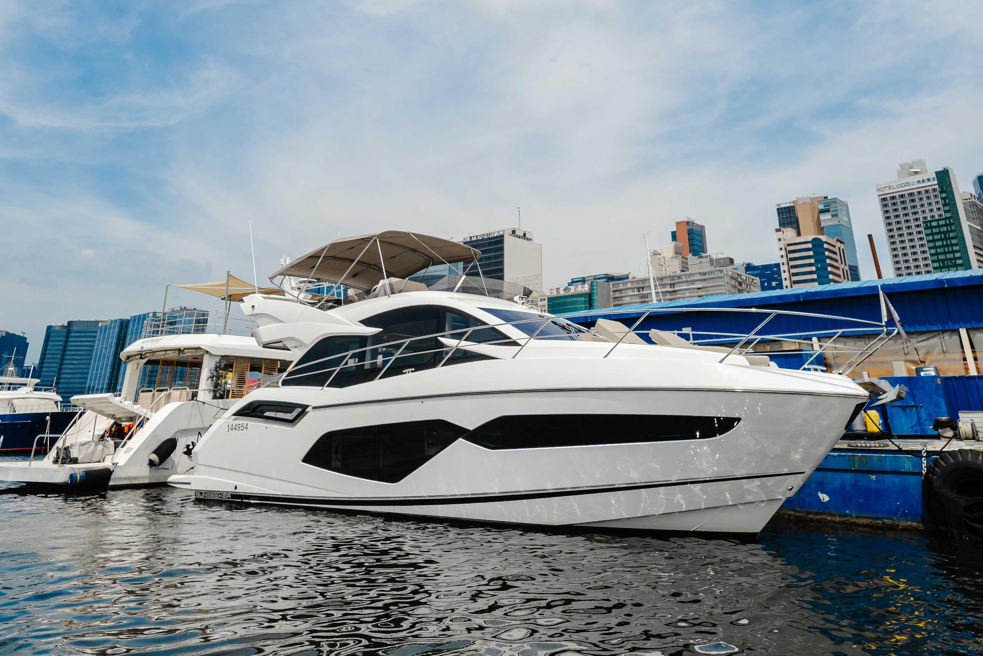 Sunseeker Manhattan 55 | 2023 | 17m | Boatshop24