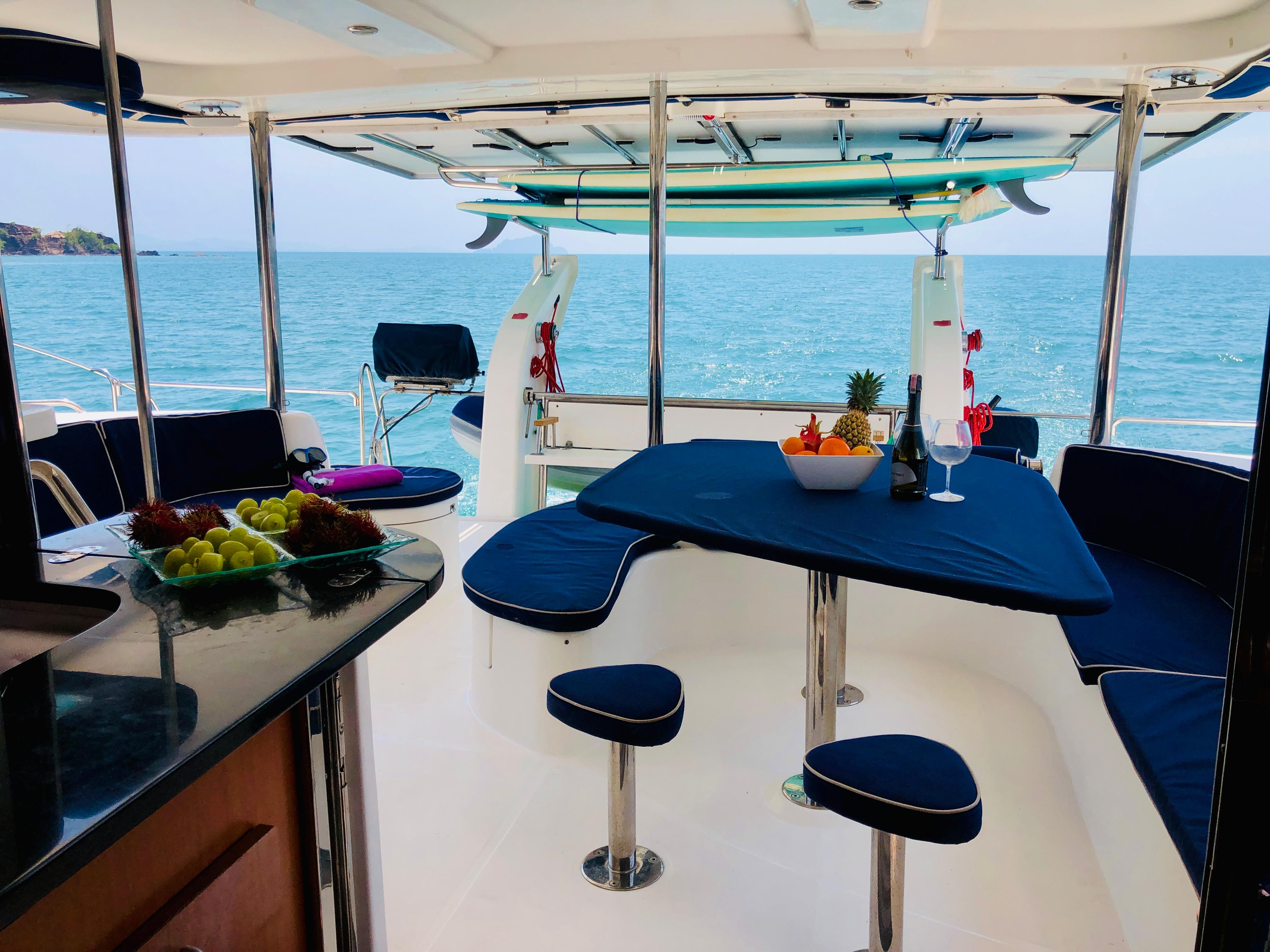 2010 Leopard 46 Multi-Hull for sale - YachtWorld