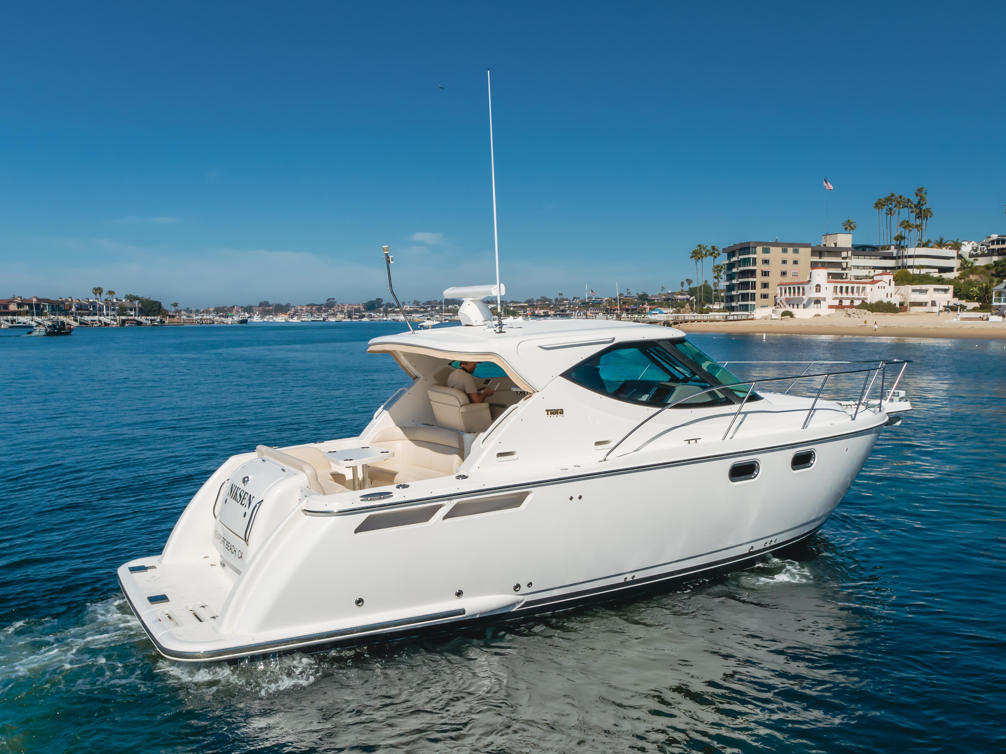 2013 Tiara Yachts 3500 Sovran Express Cruiser for sale - YachtWorld