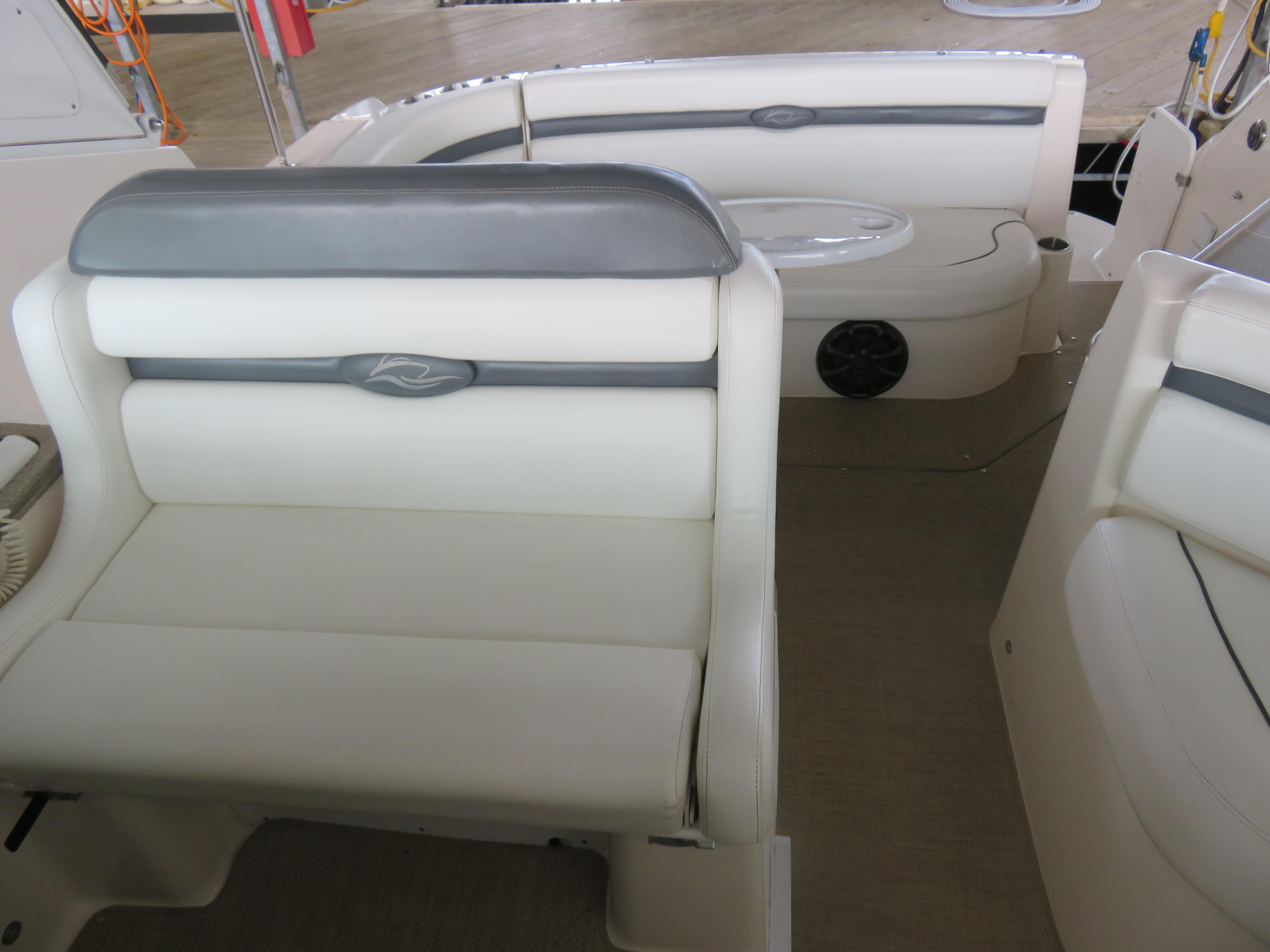 2008 Rinker 330 Express Cruiser Ski and Wakeboard for sale - YachtWorld