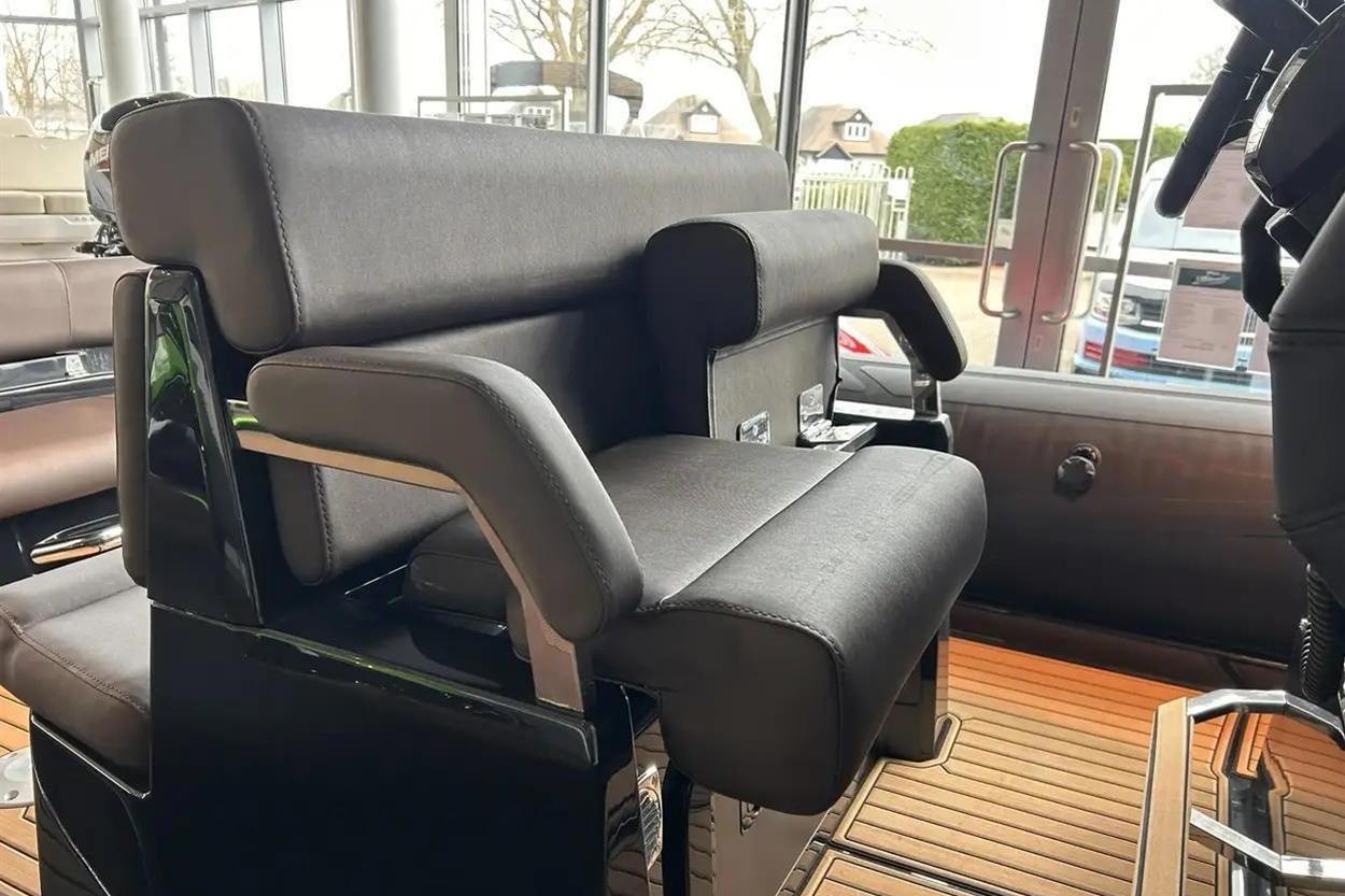 Brig Eagle 8 | 2025 | 7m - Hampshire | Youboat