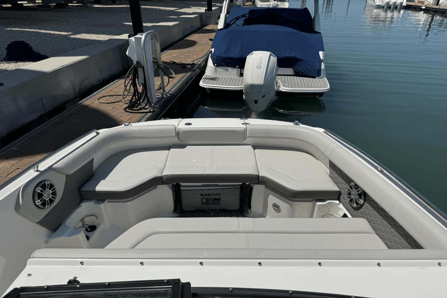 2024 Sea Ray 250 SDX Outboard Unspecified for sale - YachtWorld