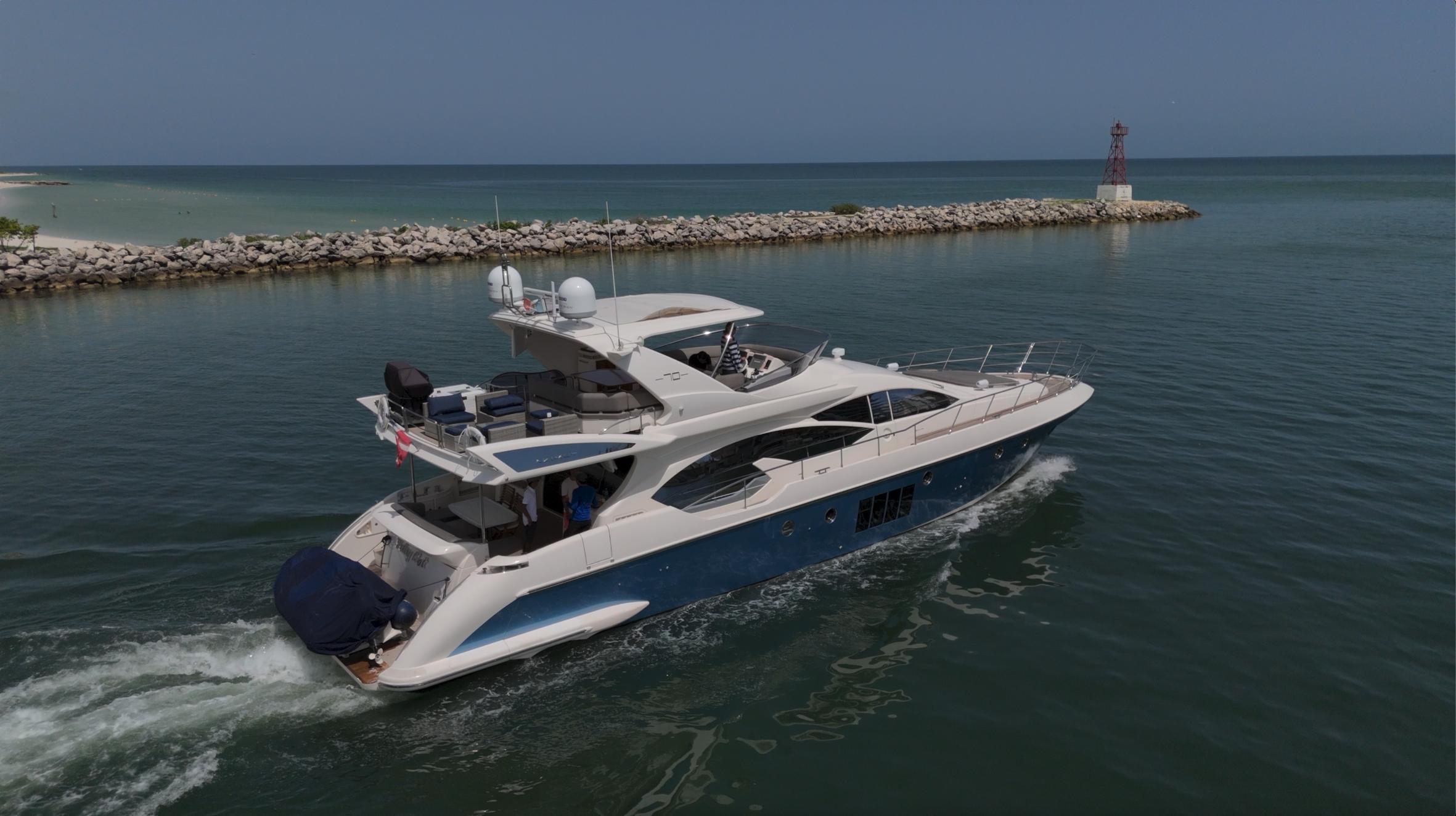 2013 Azimut 70 Flybridge Motor Yachts for sale - YachtWorld