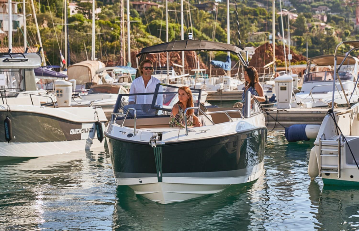 New Quicksilver Activ 675 Bowrider - iNautia