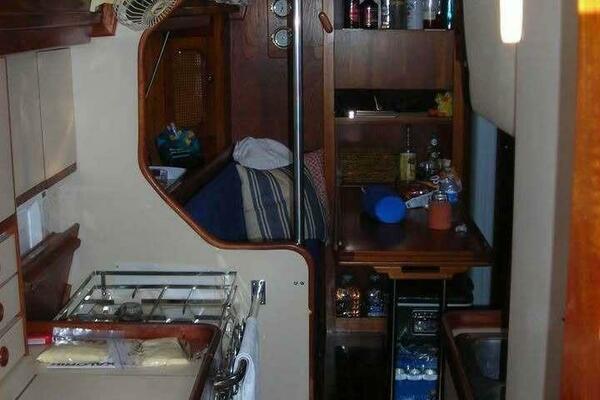 1986 Endeavour 42 CC Centre Cockpit for sale - YachtWorld