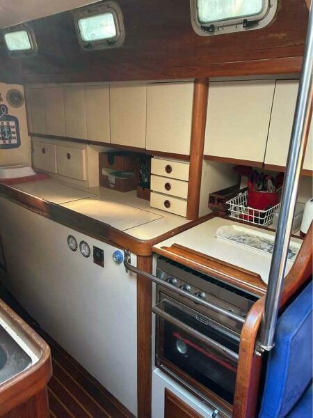 1986 Endeavour 42 CC Centre Cockpit for sale - YachtWorld