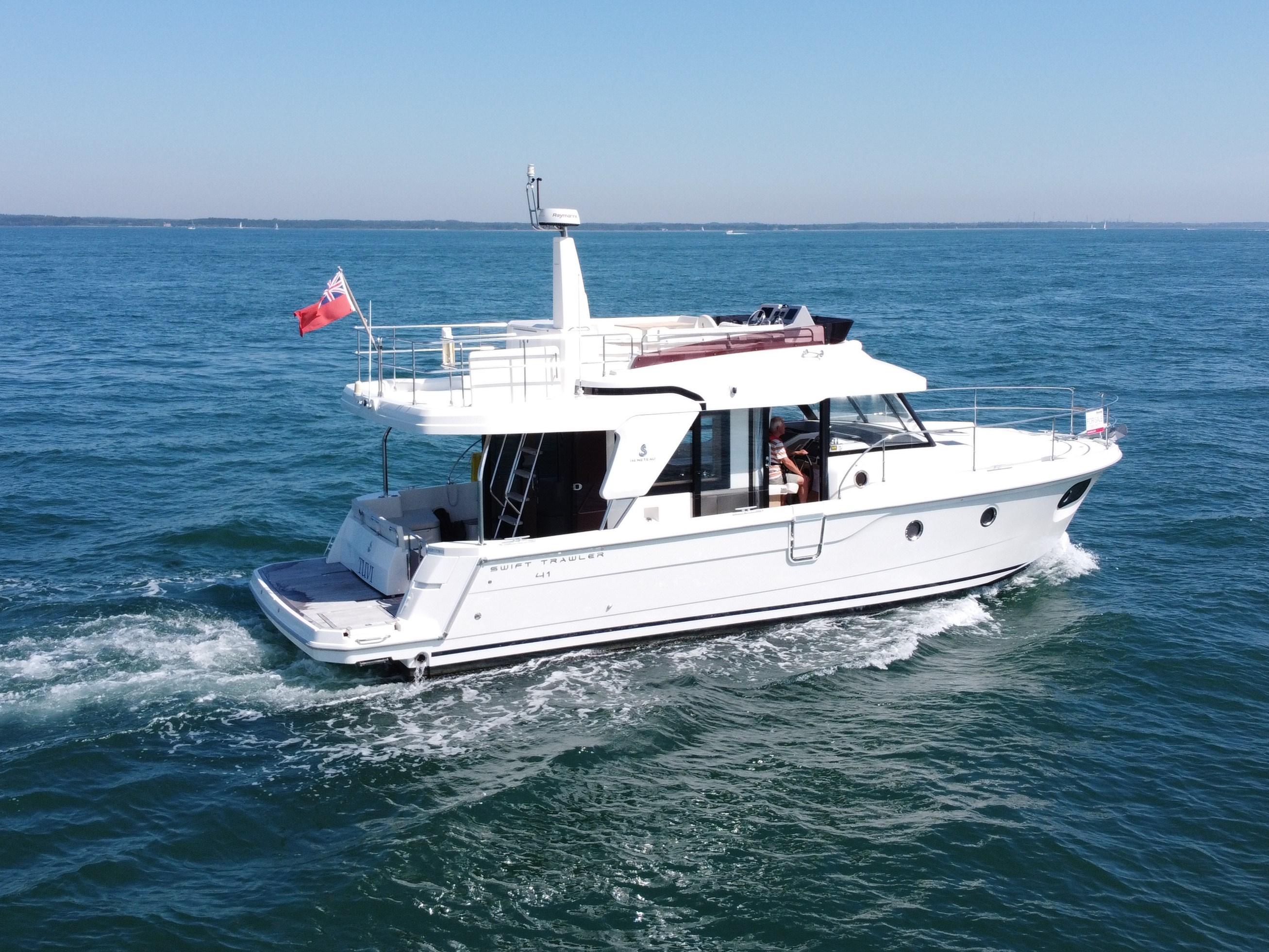 Used 2020 Beneteau Swift Trawler 41 Fly | Youboat