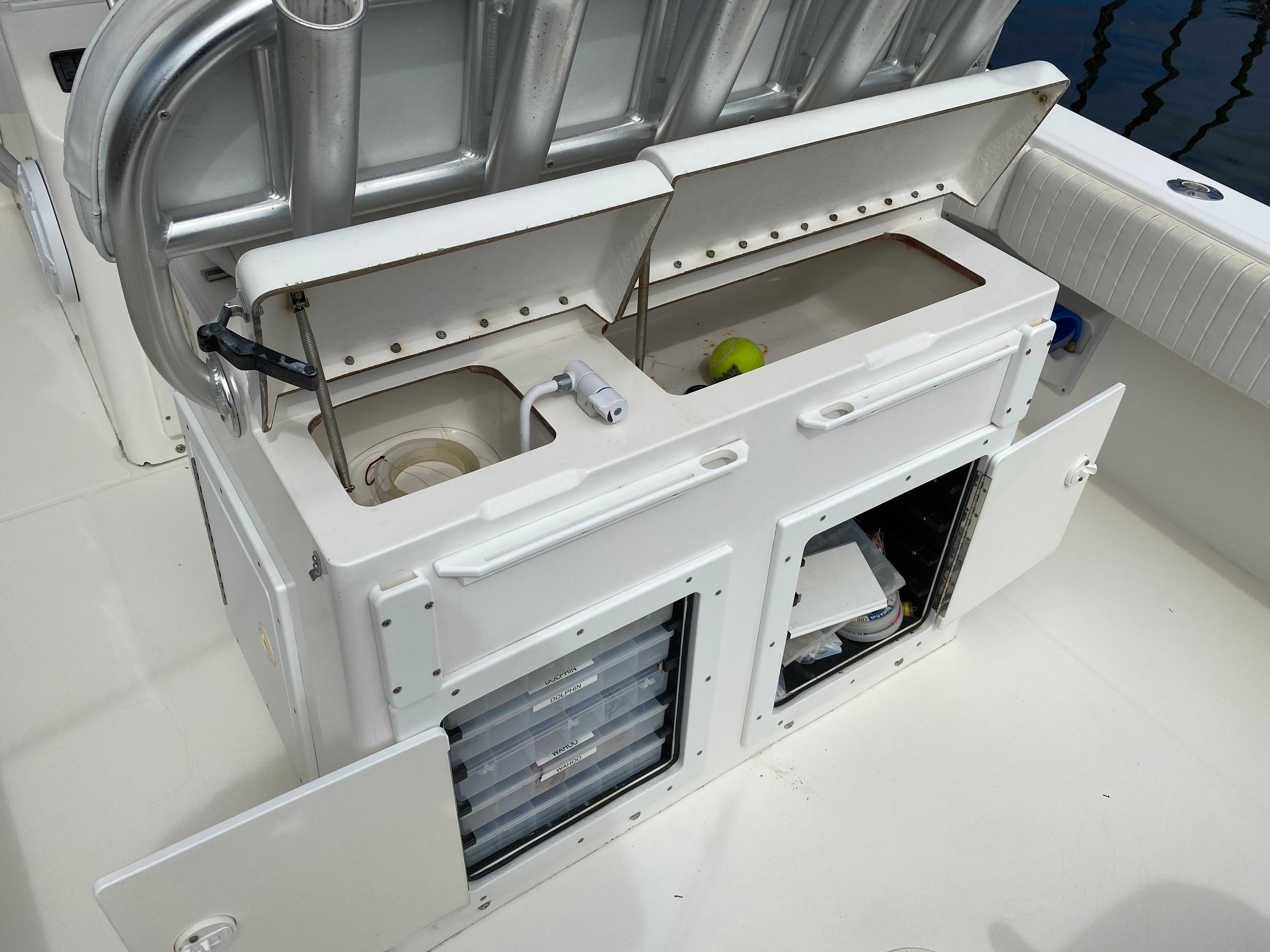 2002 Regulator 32 Fs Centre Console for sale - YachtWorld