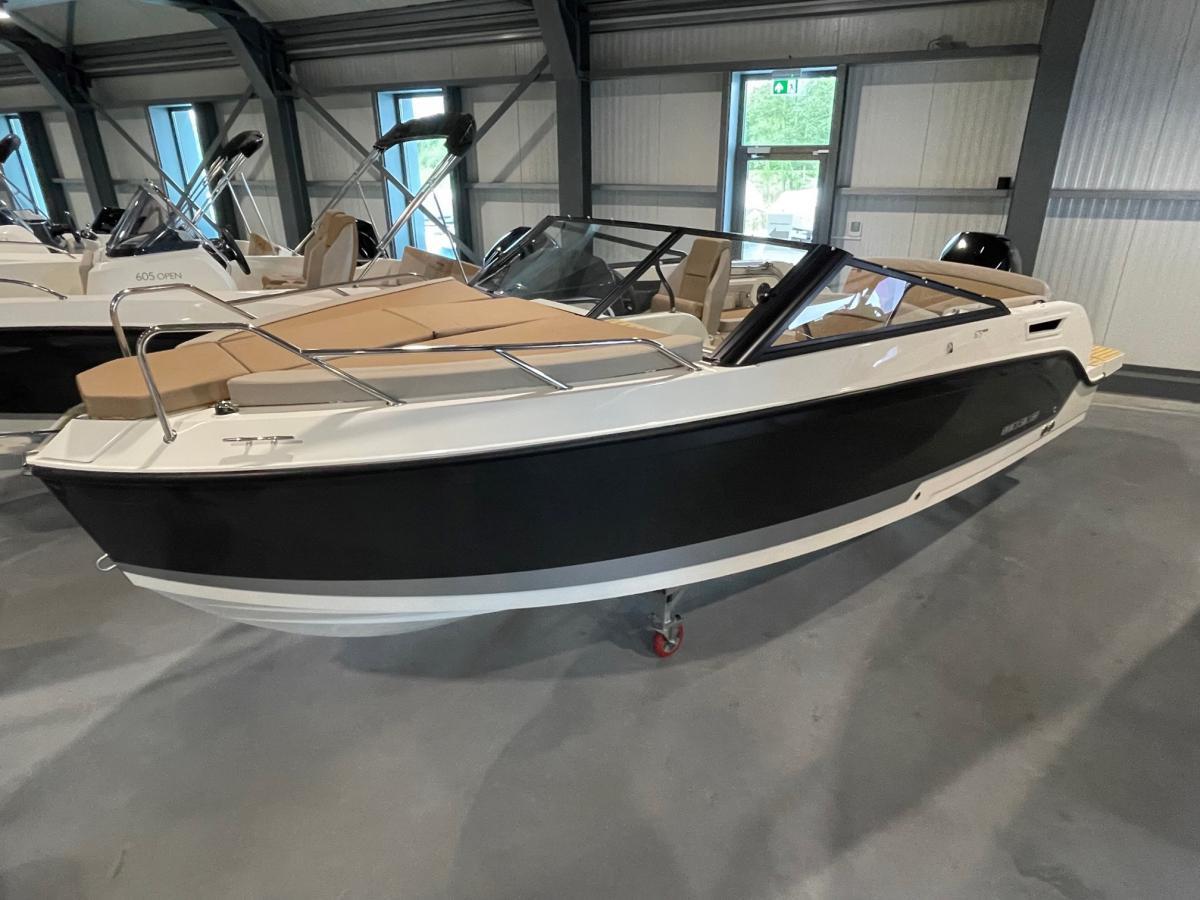 Tweedehands 2023 Quicksilver Activ 675 Cruiser | YachtFocus
