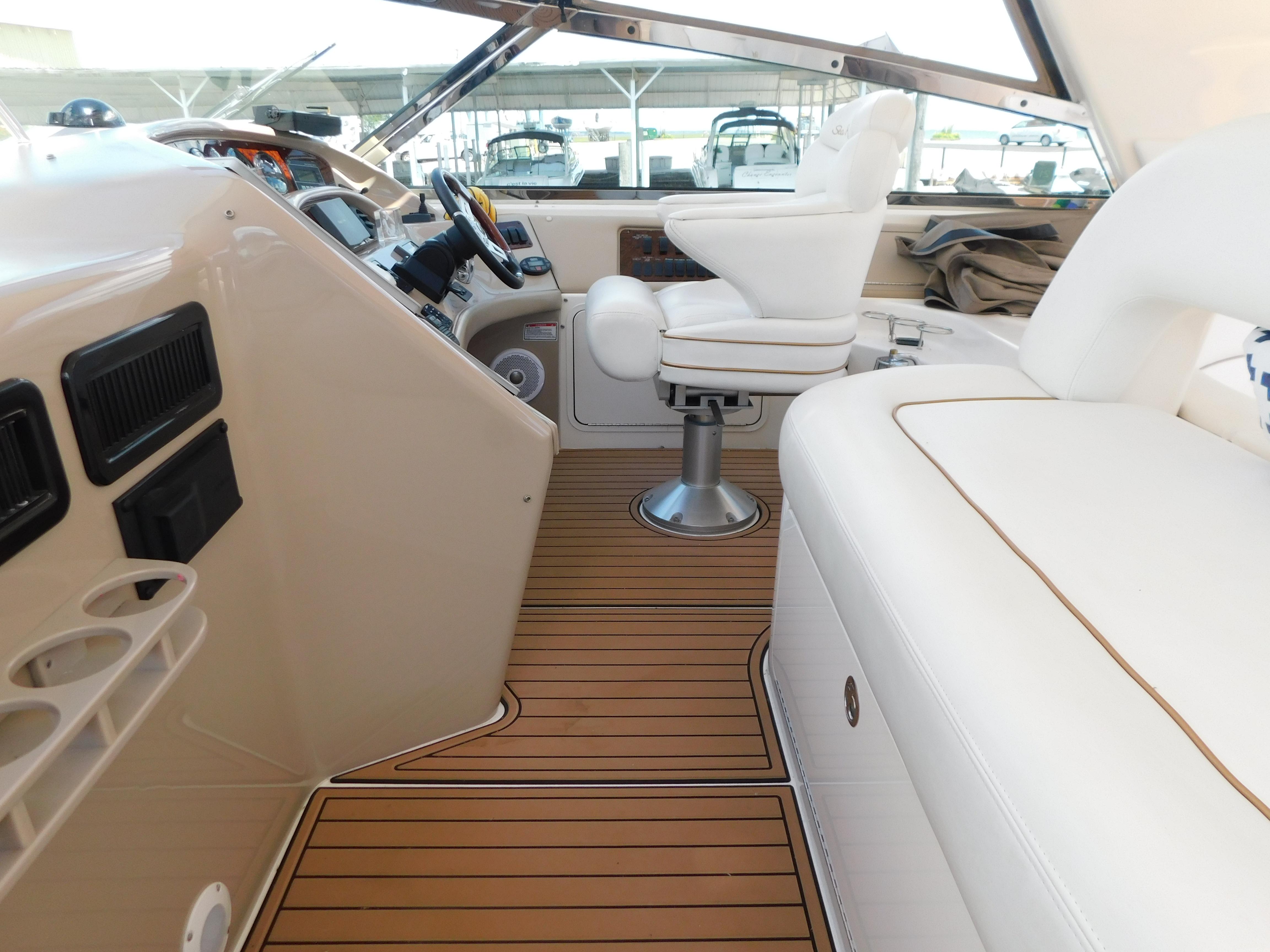 2004 Sea Ray 600 Sun Sport Motor Yachts for sale - YachtWorld