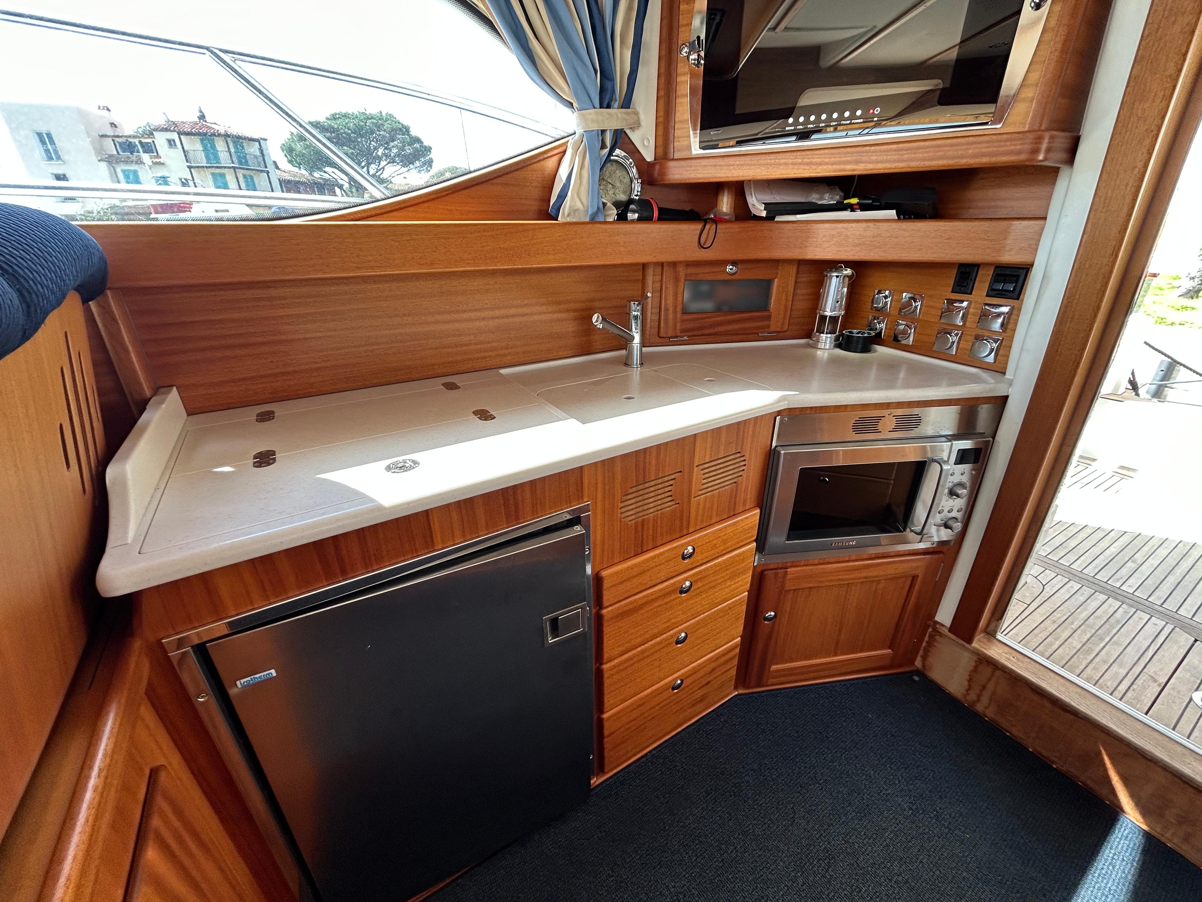 2009 Nord West 420 Fly Flybridge for sale - YachtWorld