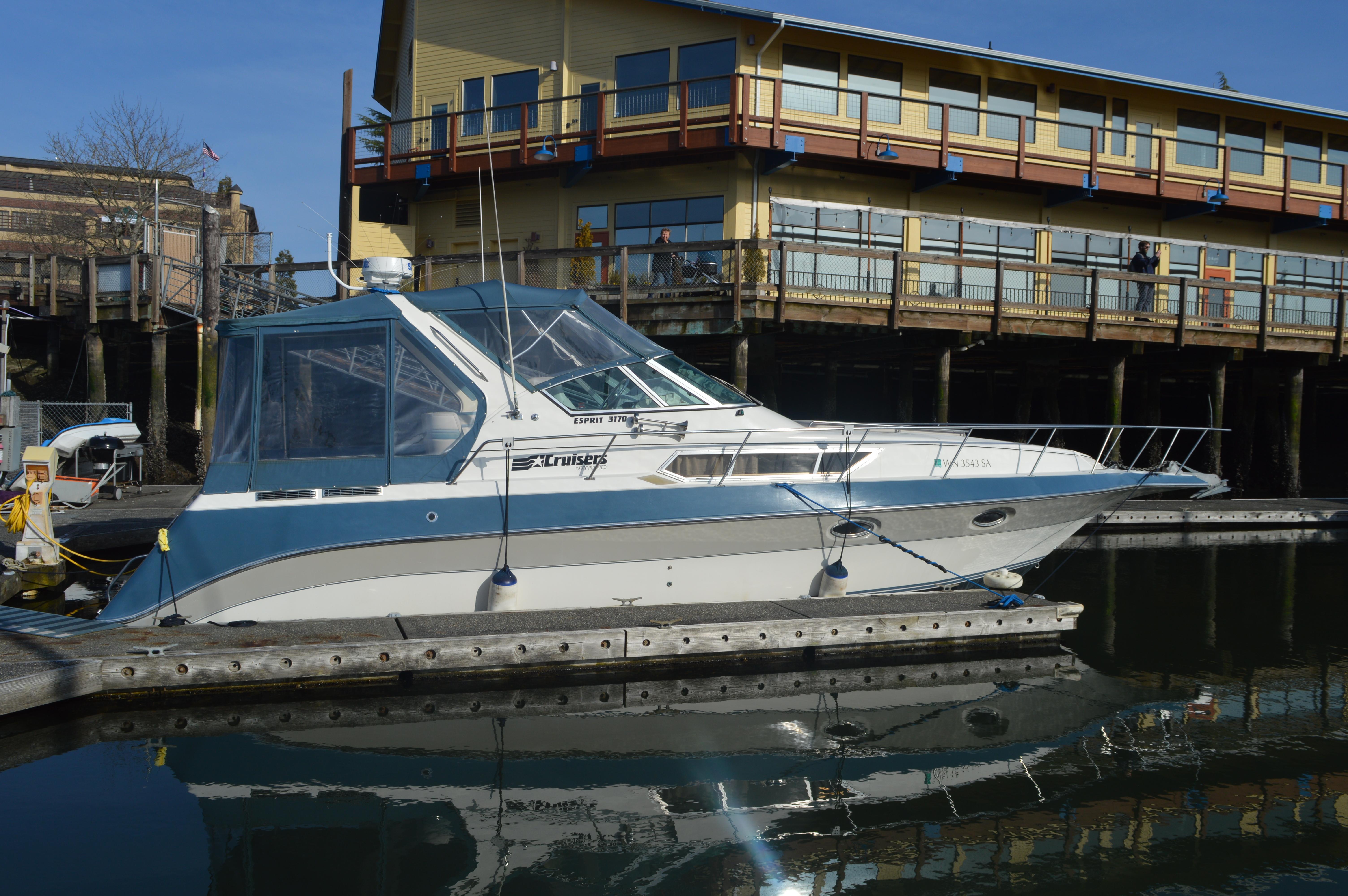 1988 Cruisers 371 Espirit Express Cruiser for sale - YachtWorld