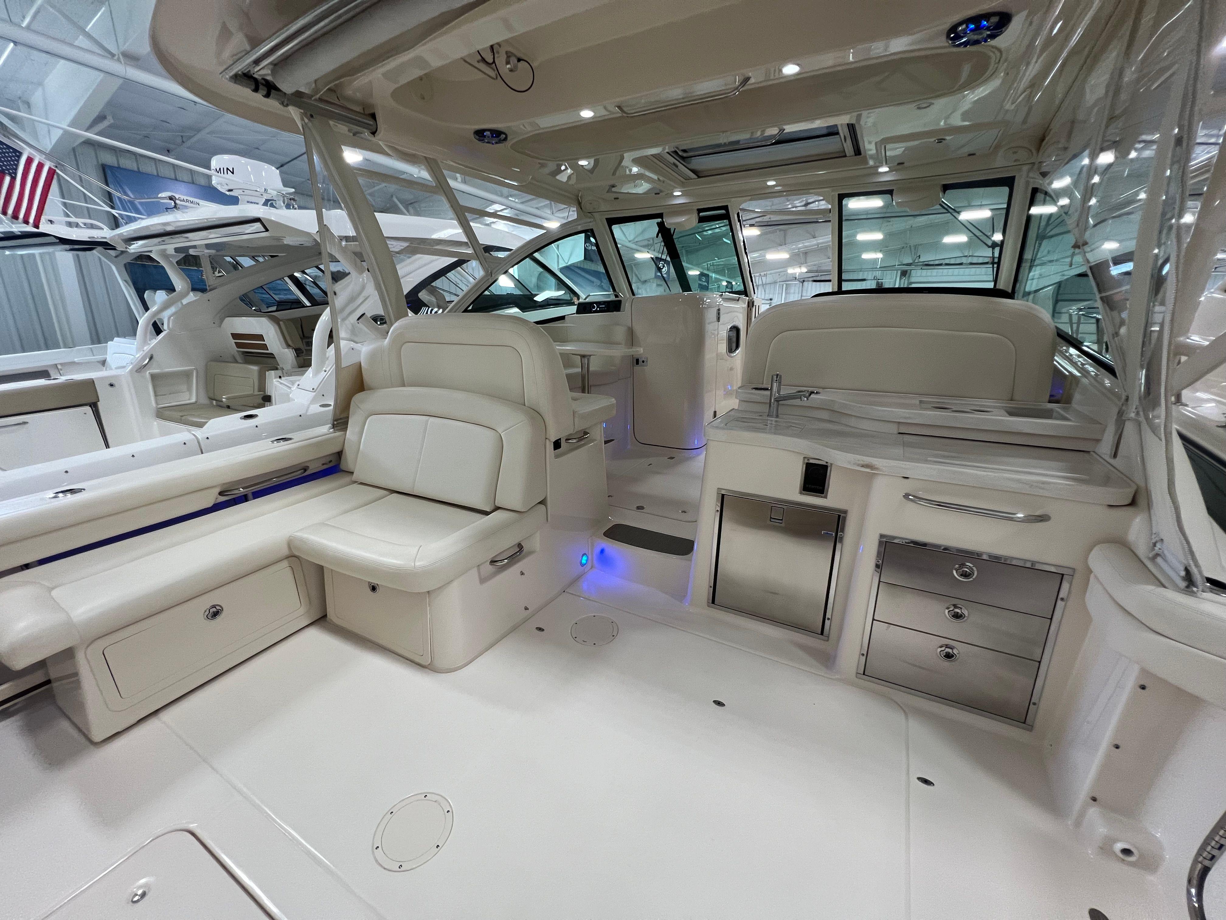 2020 Grady-White Freedom 375 Dual Console for sale - YachtWorld