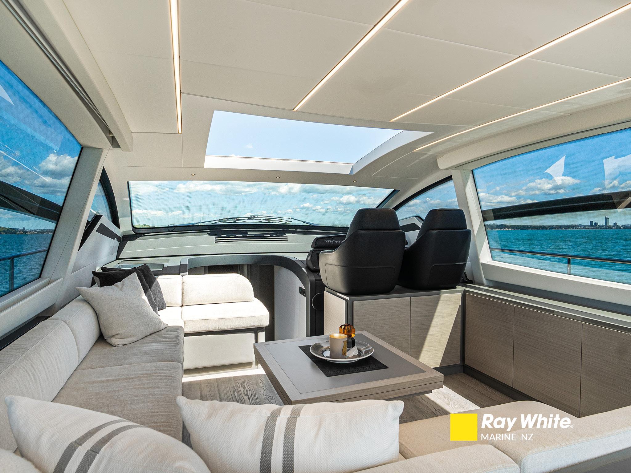 2016 Pershing 62 Sports Cruiser for sale - YachtWorld